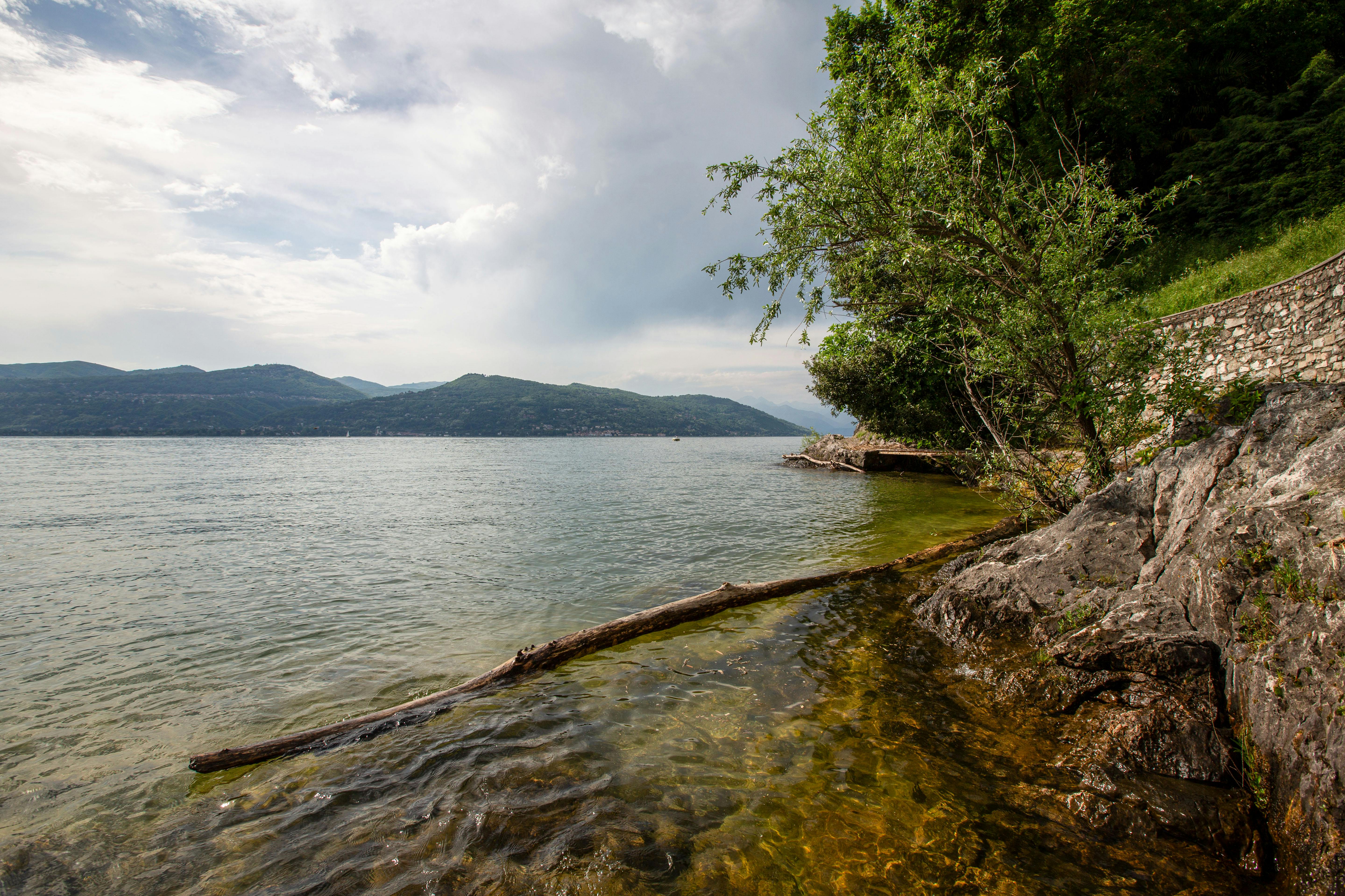 Peaceful Lakeside View in Ispra, Italy · Free Stock Photo