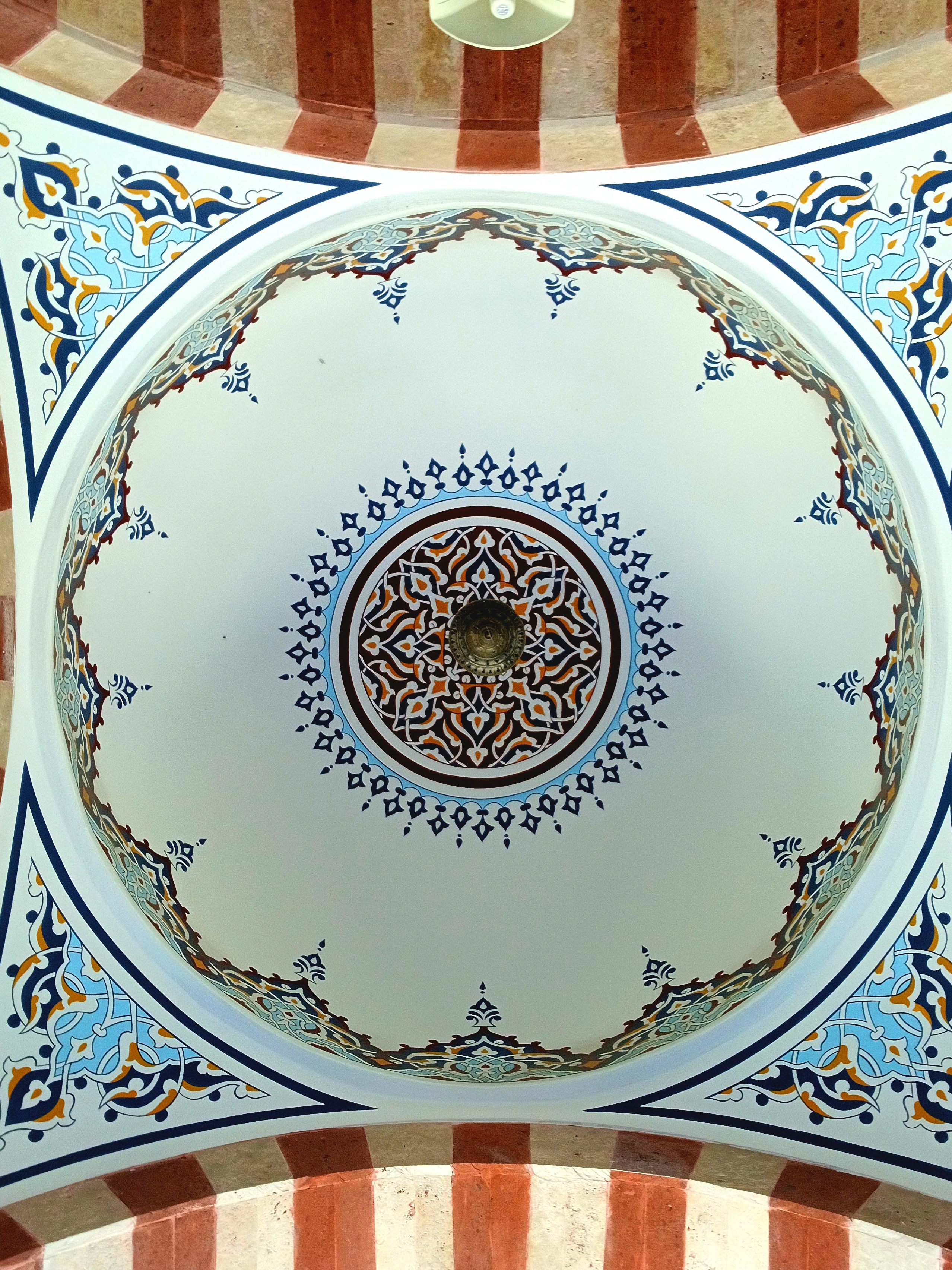 Intricate Ceiling Design of Ornate Dome · Free Stock Photo