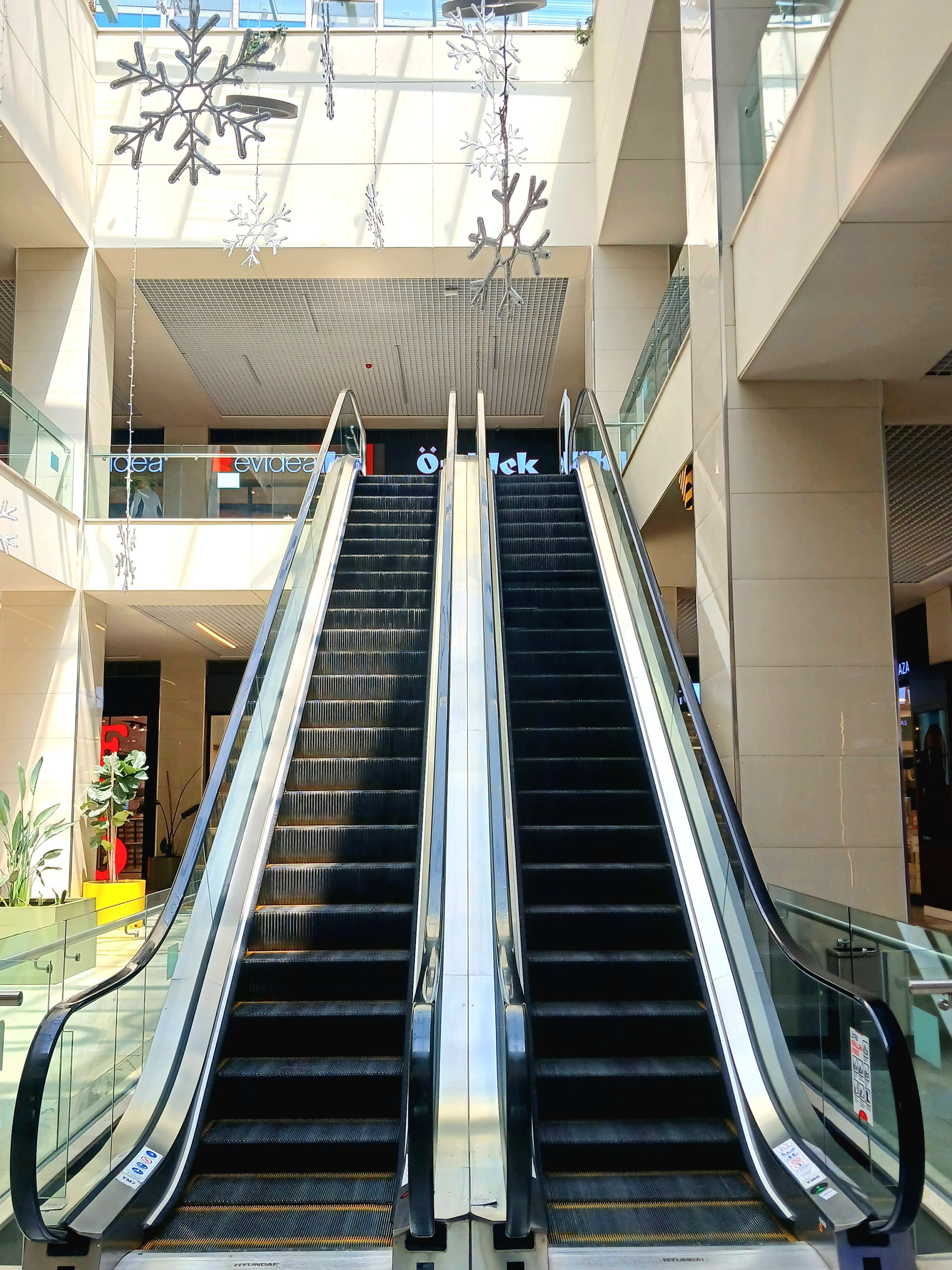Escalator Pair Photos, Download The BEST Free Escalator Pair Stock ...