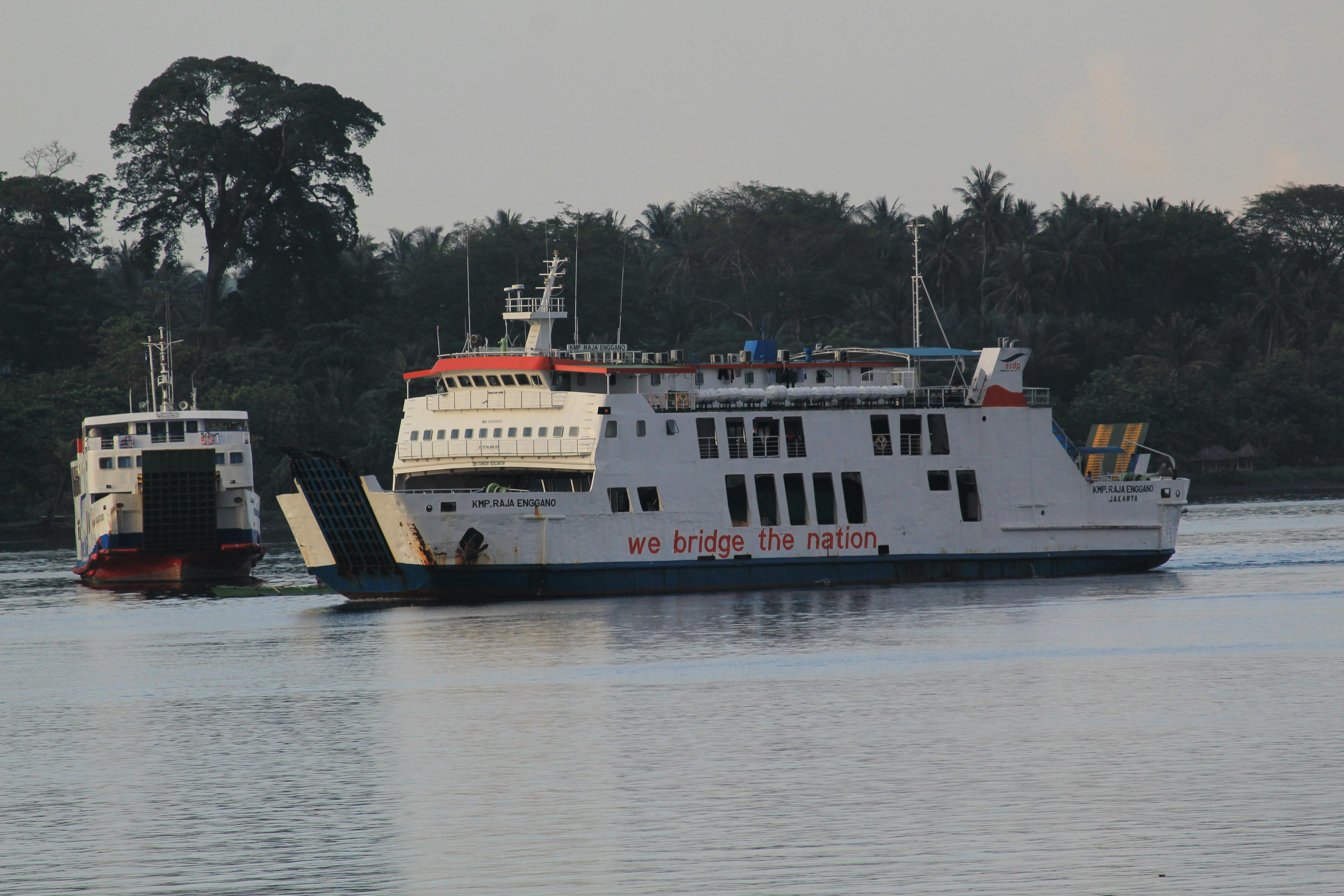 Ferry Crossing in Nusa Tenggara Barat, Indonesia · Free Stock Photo