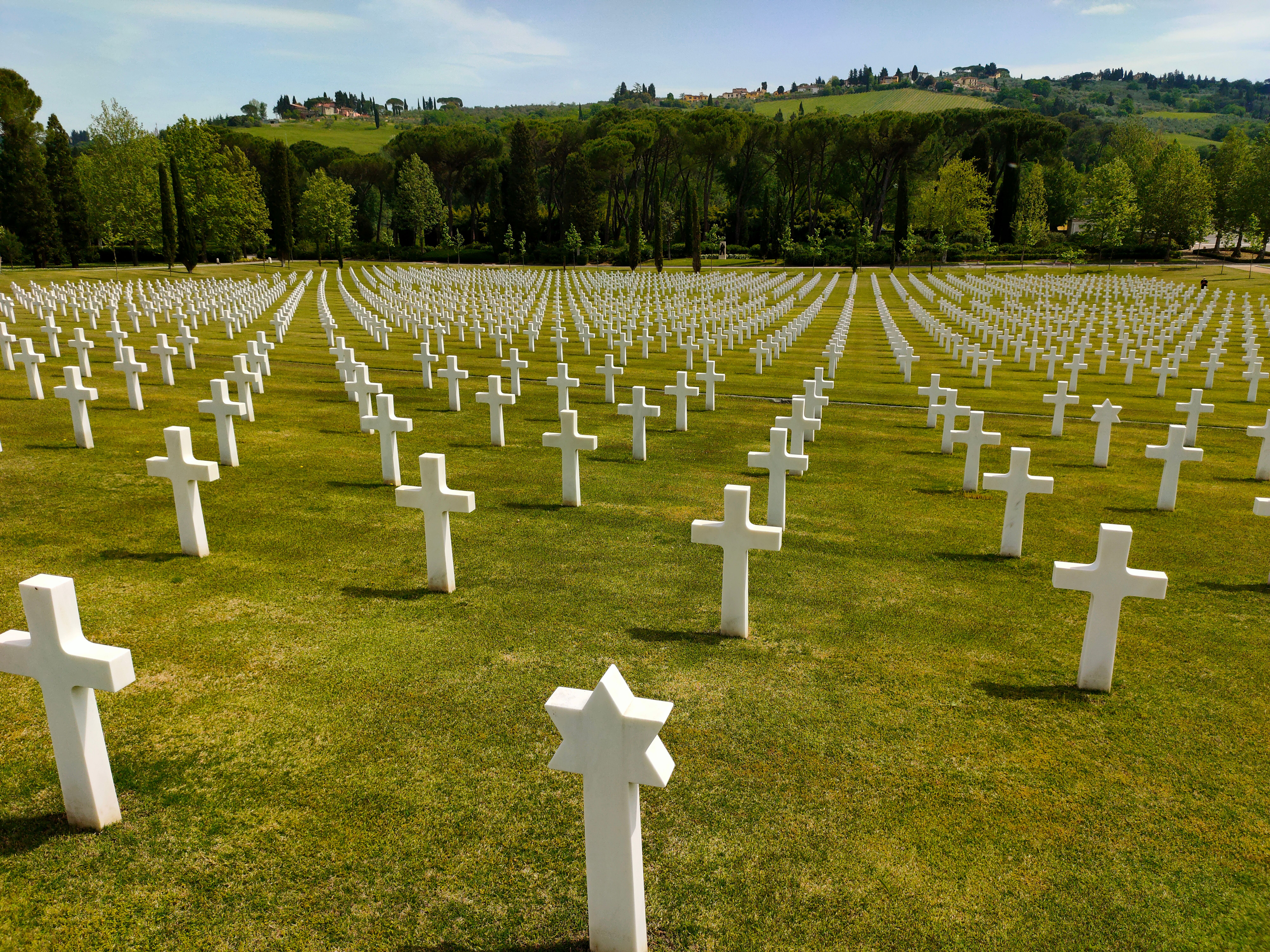 Serene WWII Cemetery in Tuscany, Italy · Free Stock Photo
