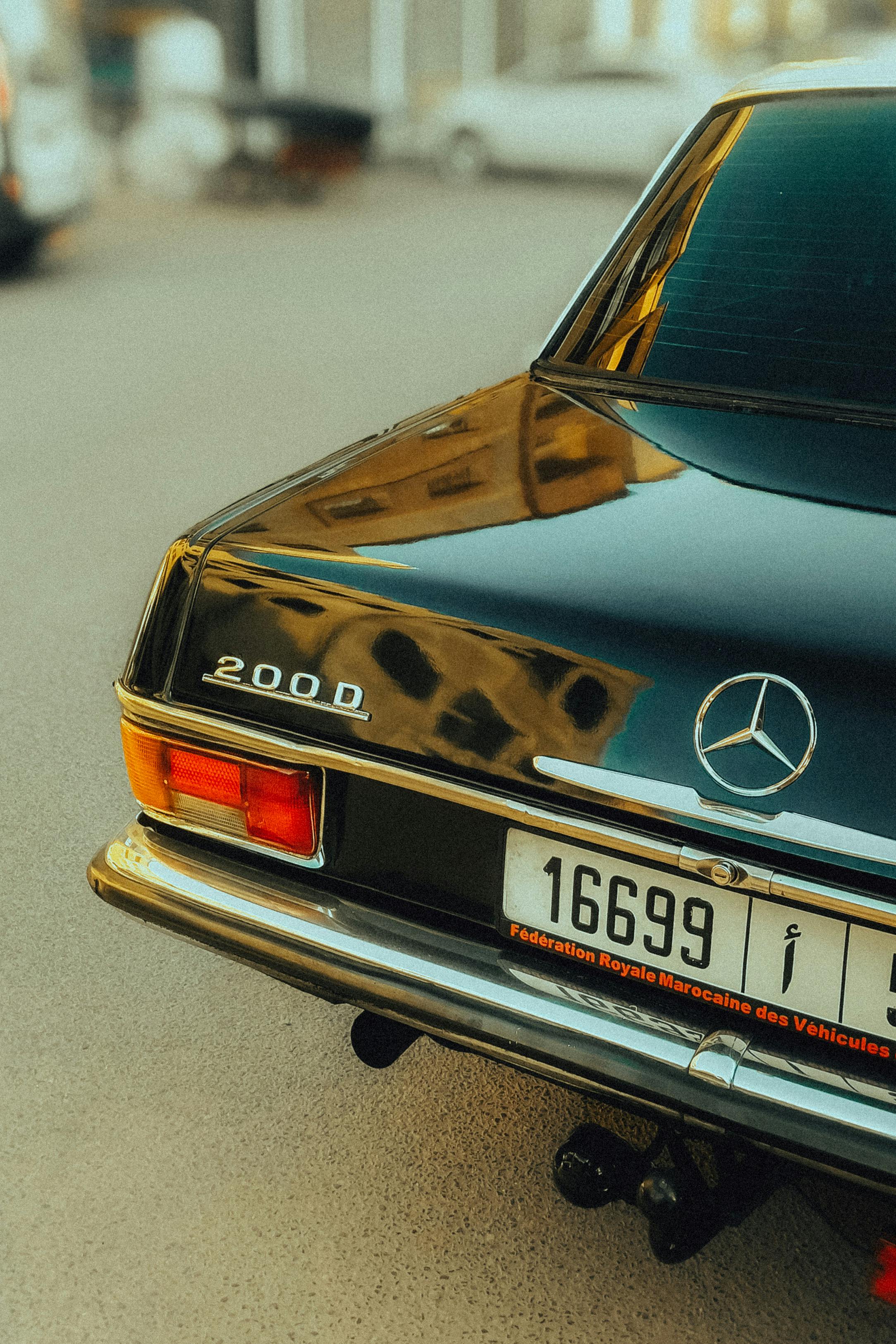 Classic Mercedes-Benz 200D with Moroccan License Plate · Free Stock Photo