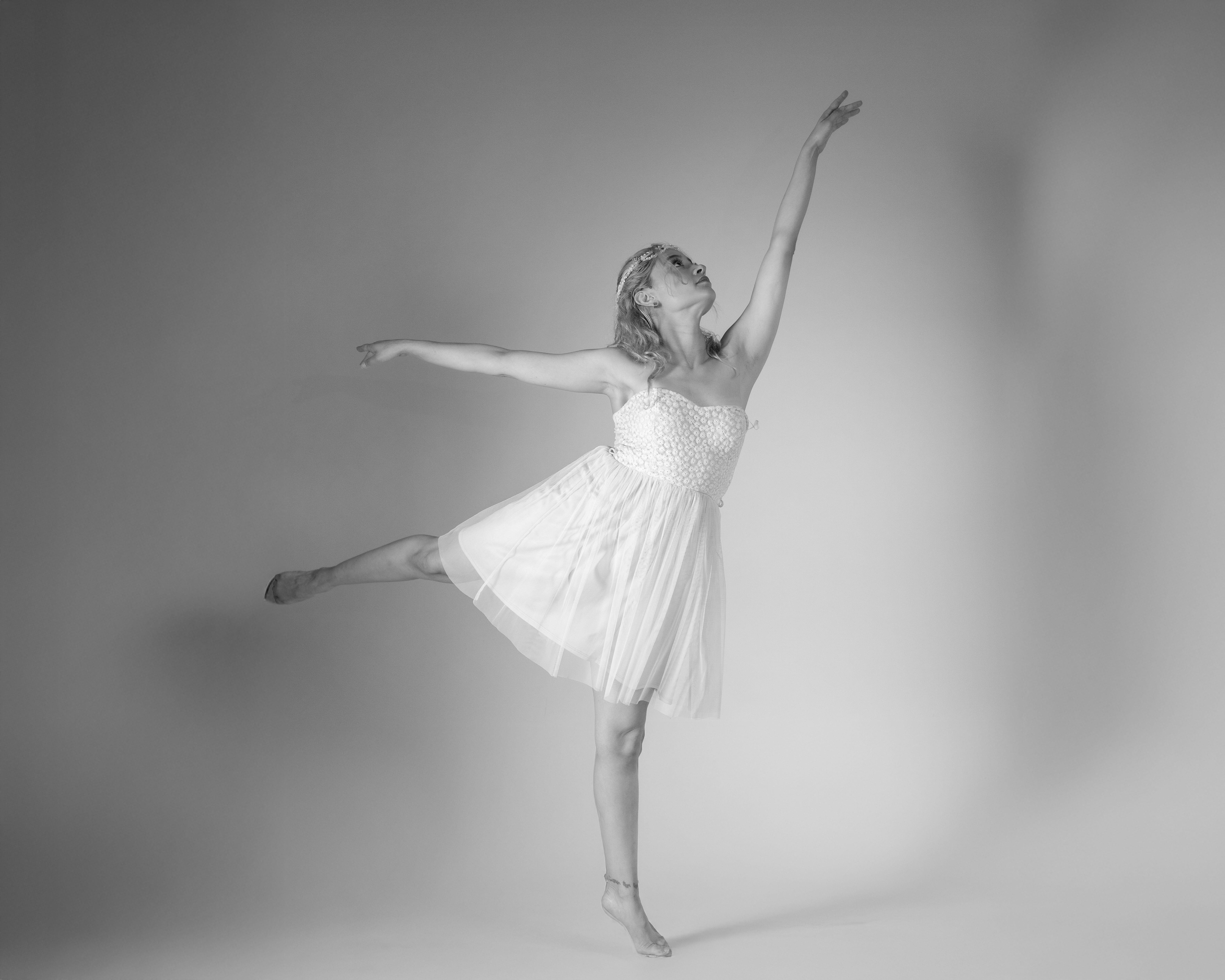 Graceful Contemporary Ballet Dancer in Motion · Free Stock Photo