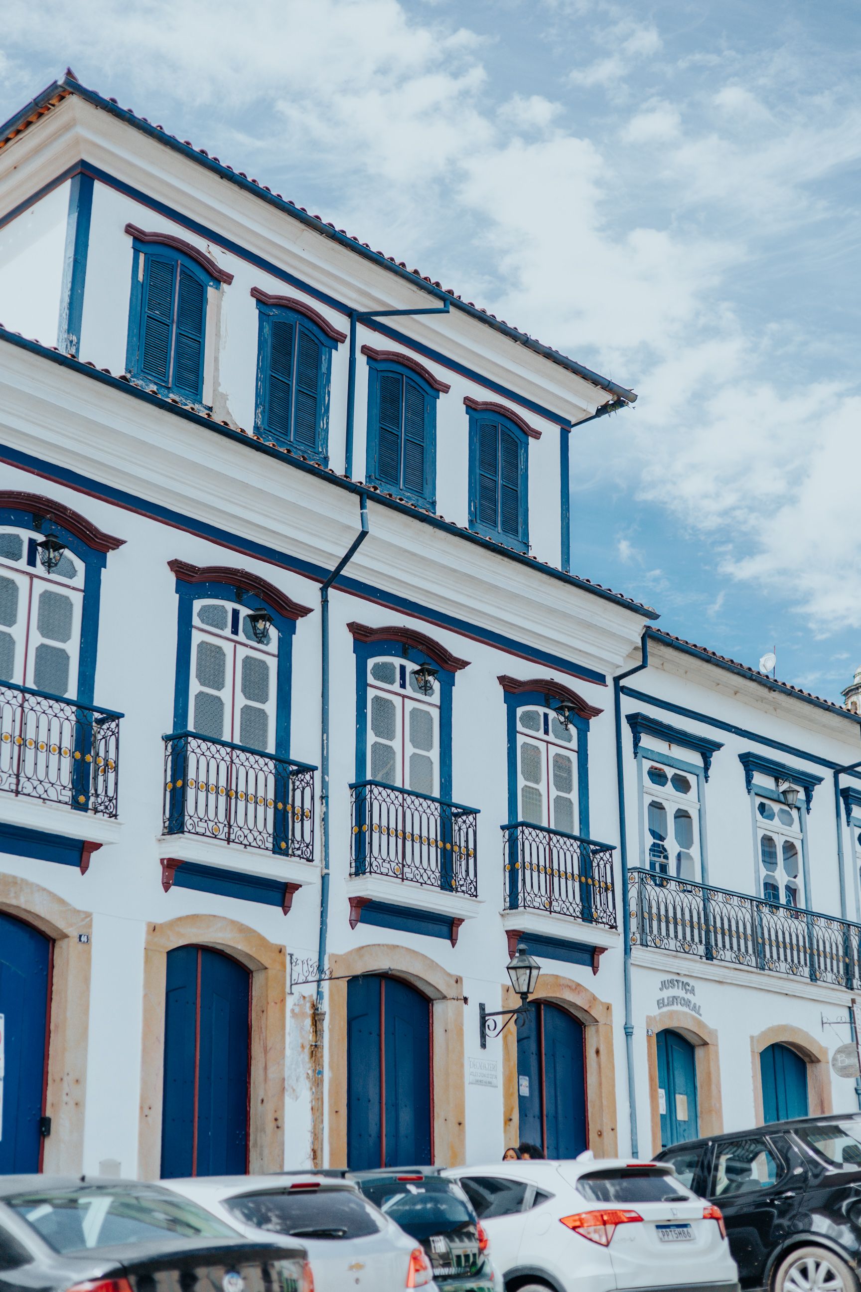 Fachada De Un Edificio De Arquitectura Colonial Histórica · Foto de ...