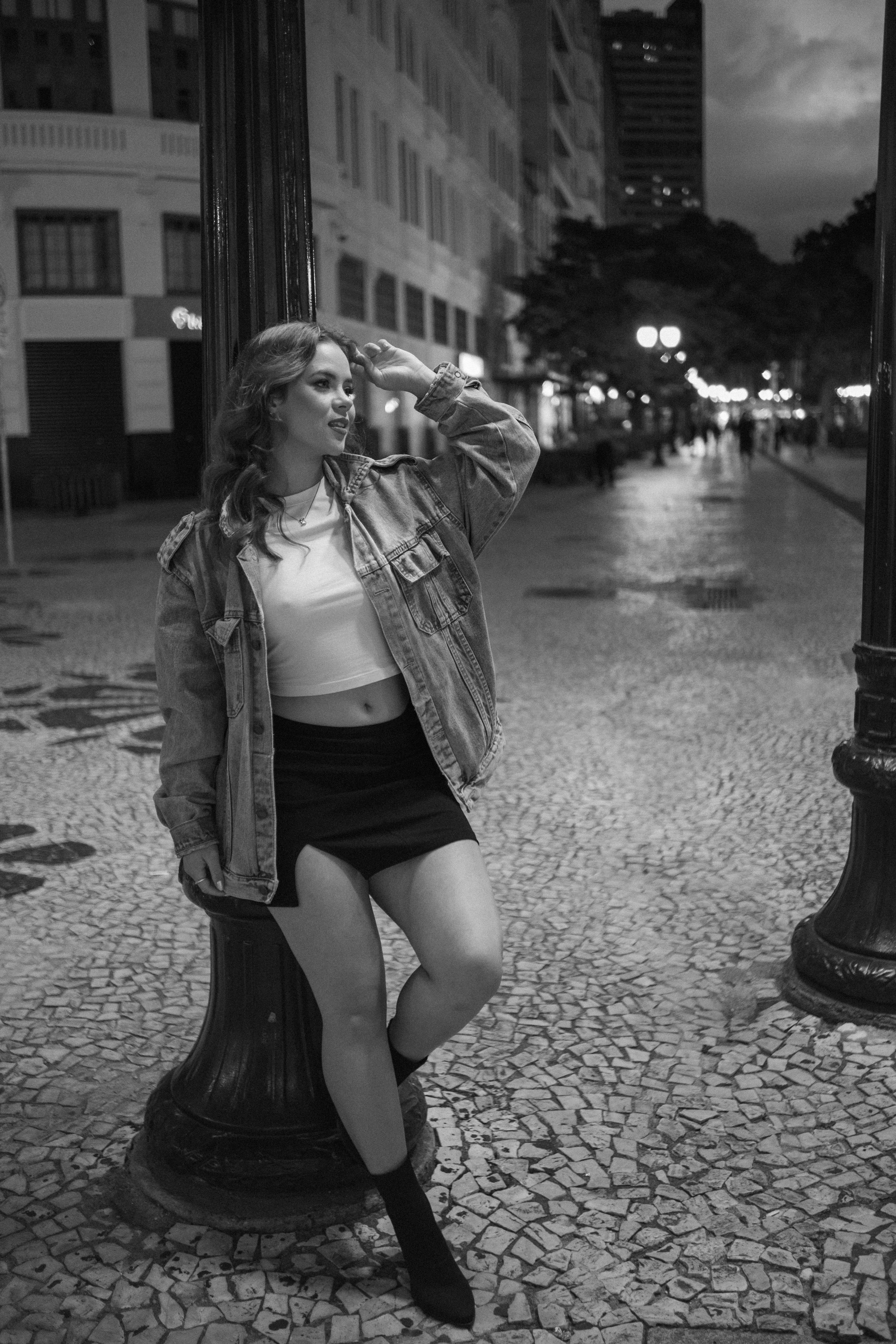 Servizio Fotografico Di Moda In Bianco E Nero A Curitiba Di Notte ...