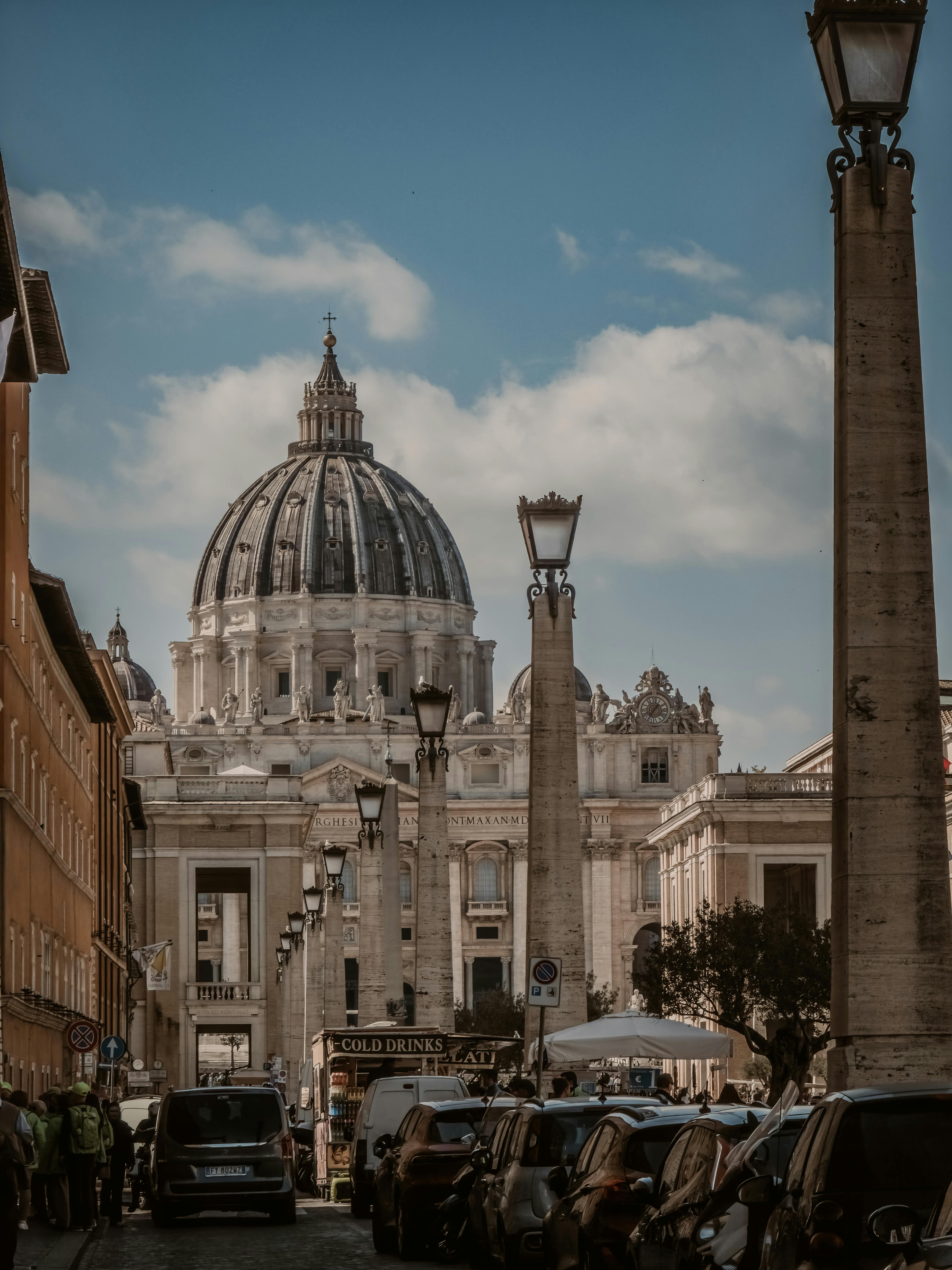Street View of St. Peter's Basilica, Vatican City · Free Stock Photo