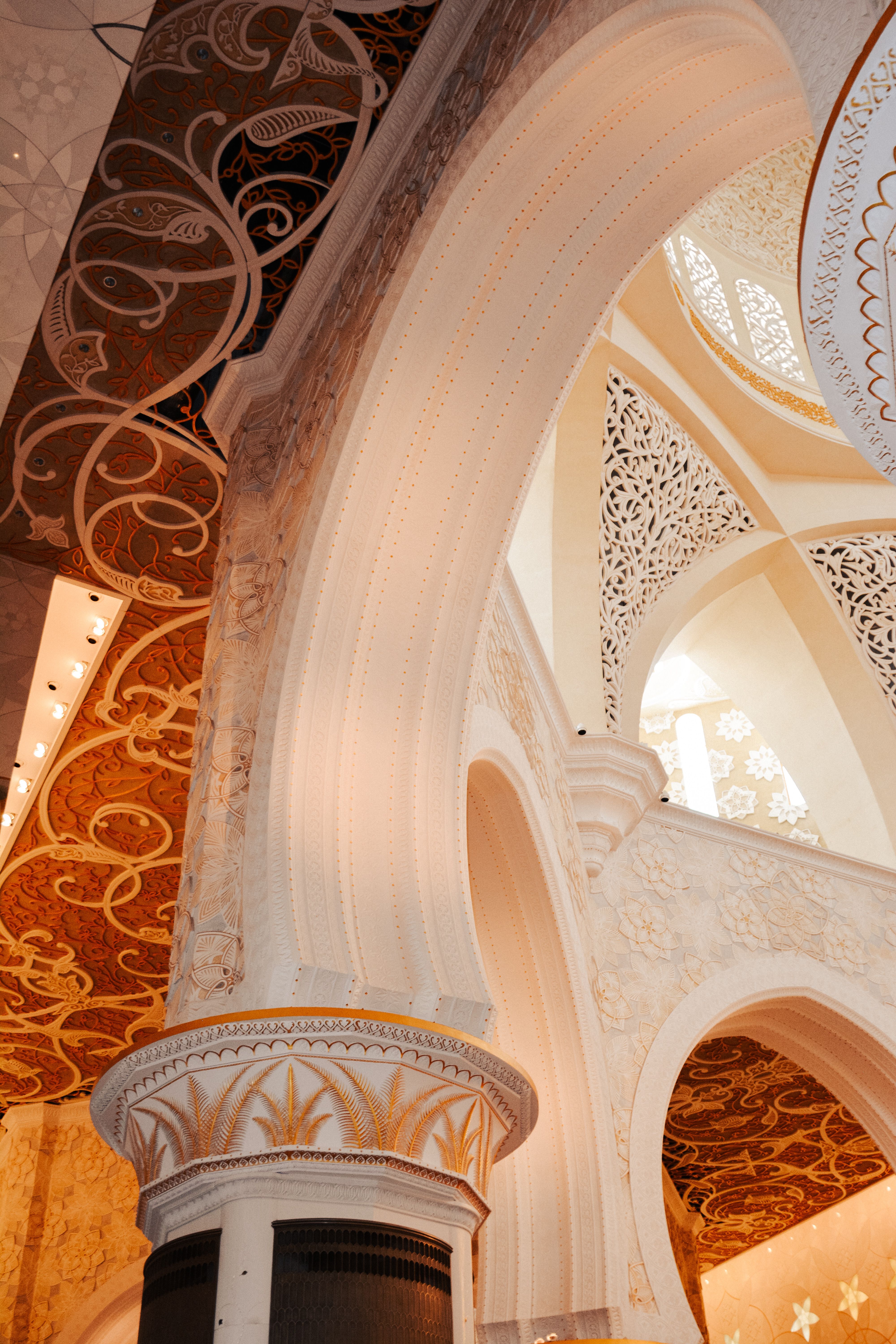 Intricate Interior of Sheikh Zayed Grand Mosque · Free Stock Photo