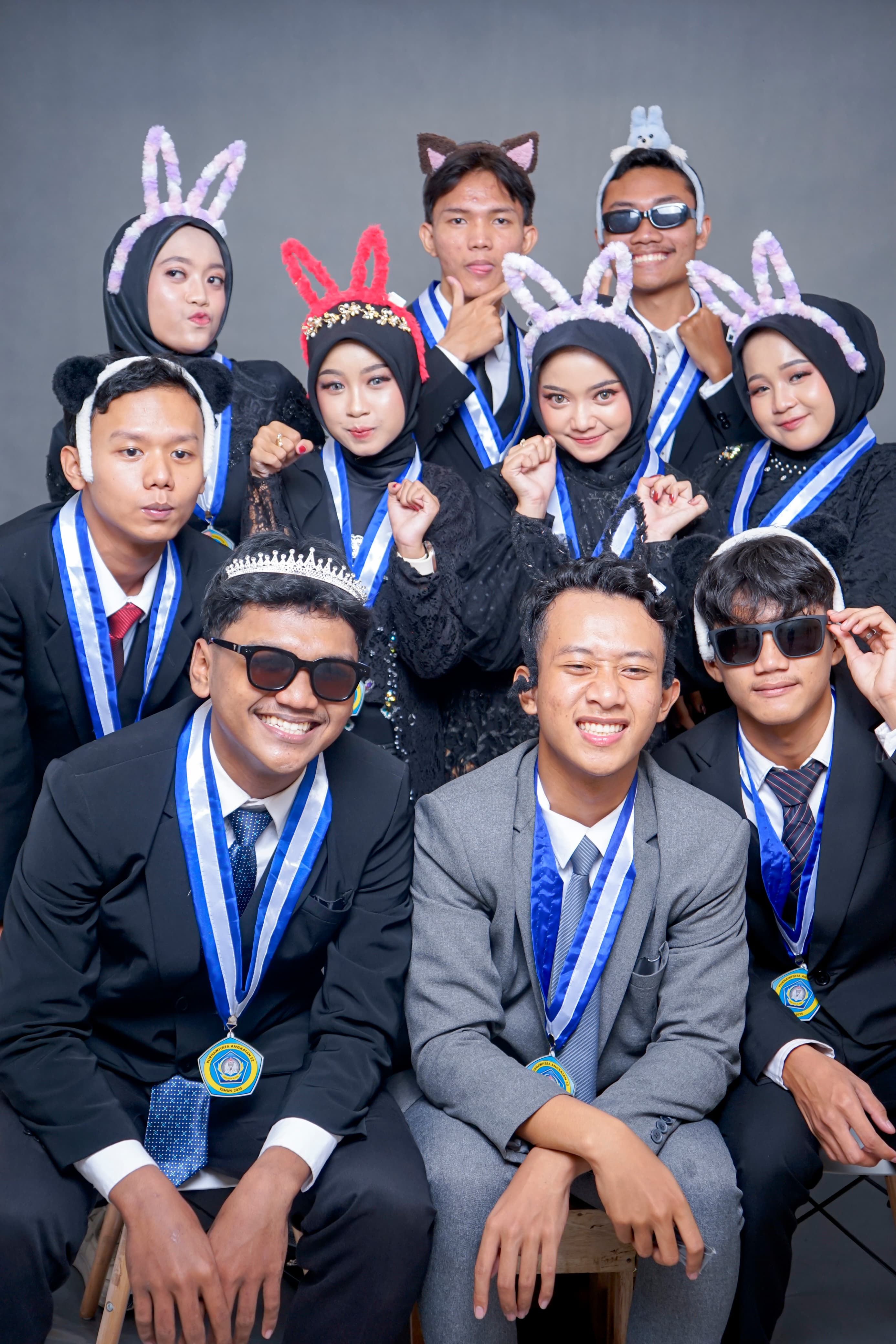 Students Awarding Semi Formal Photos, Download The BEST Free Students ...