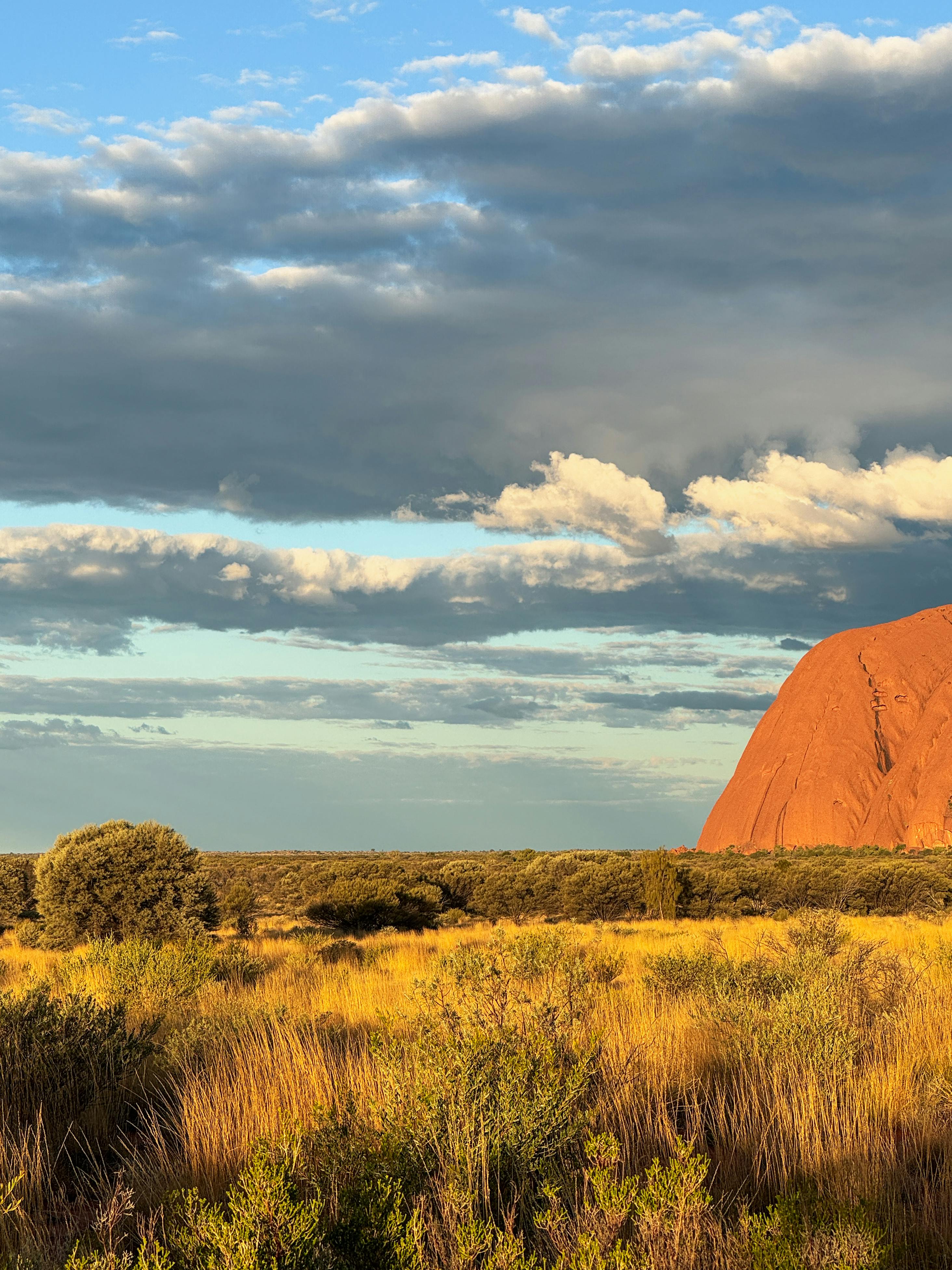 Dramatic Sunset Over Uluru in Australia · Free Stock Photo