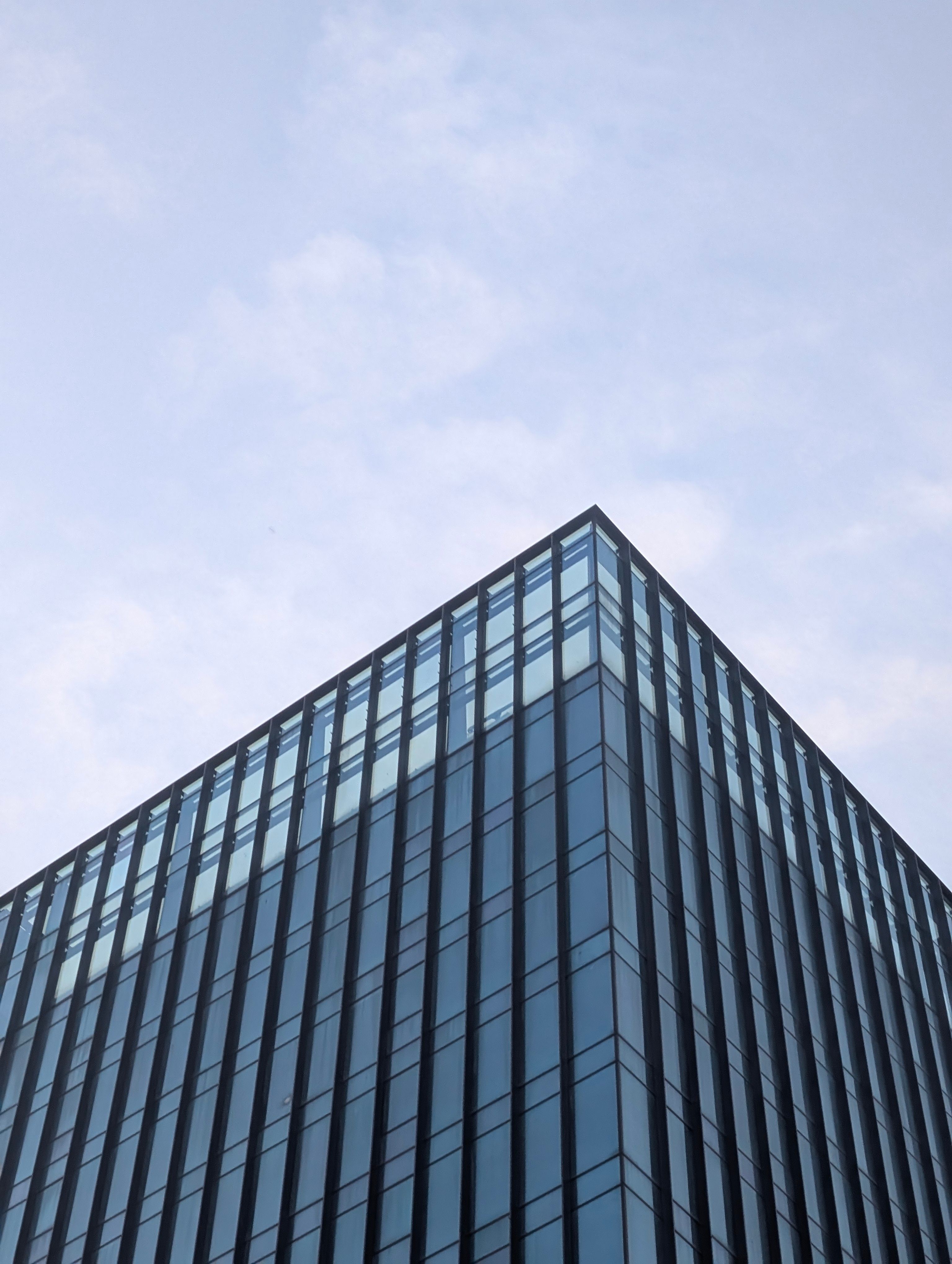 Minimalist Modern Glass Building Architecture · Free Stock Photo