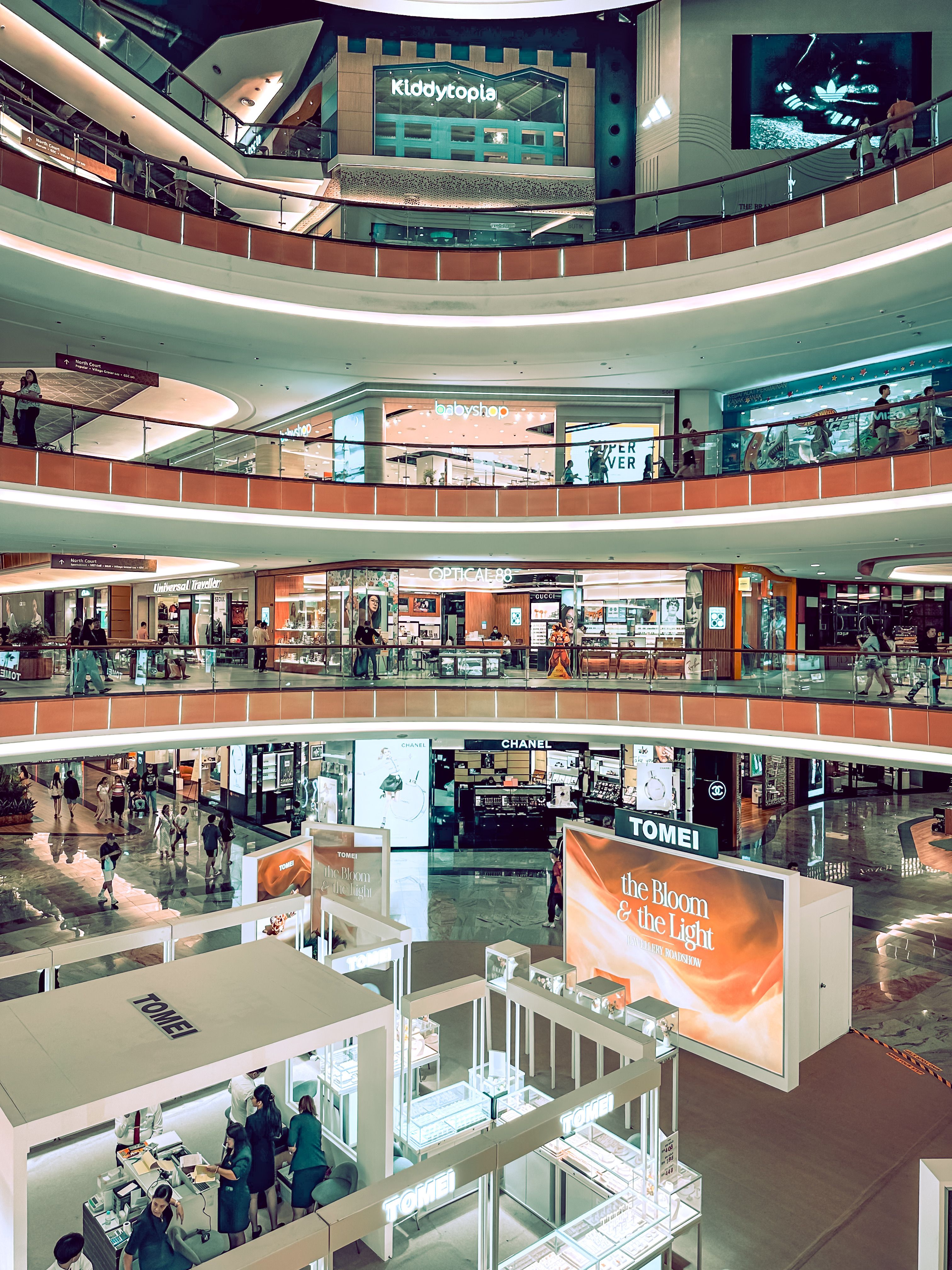 Mall Photos, Download The BEST Free Mall Stock Photos & HD Images