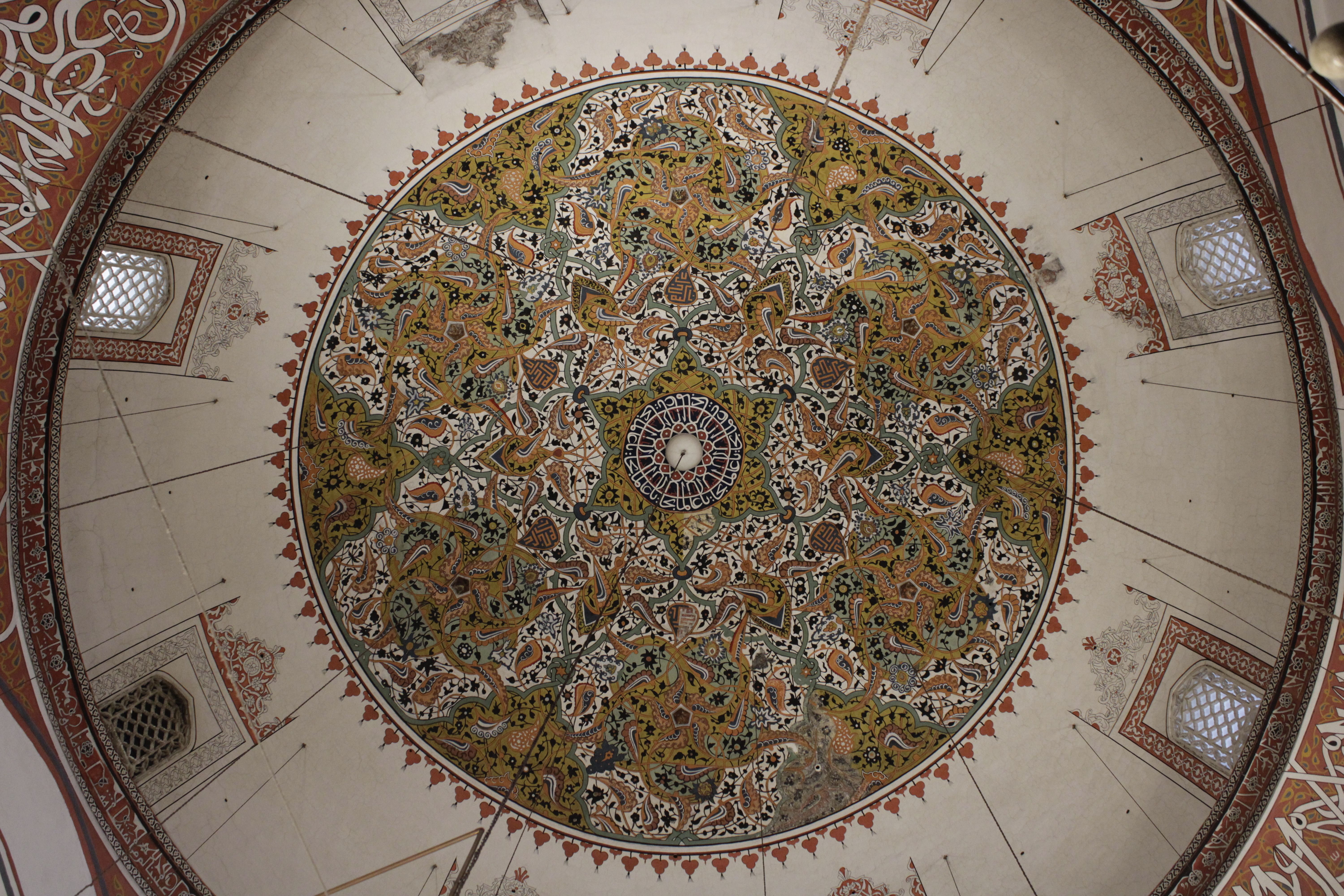Intricate Ceiling Dome with Ornate Patterns · Free Stock Photo