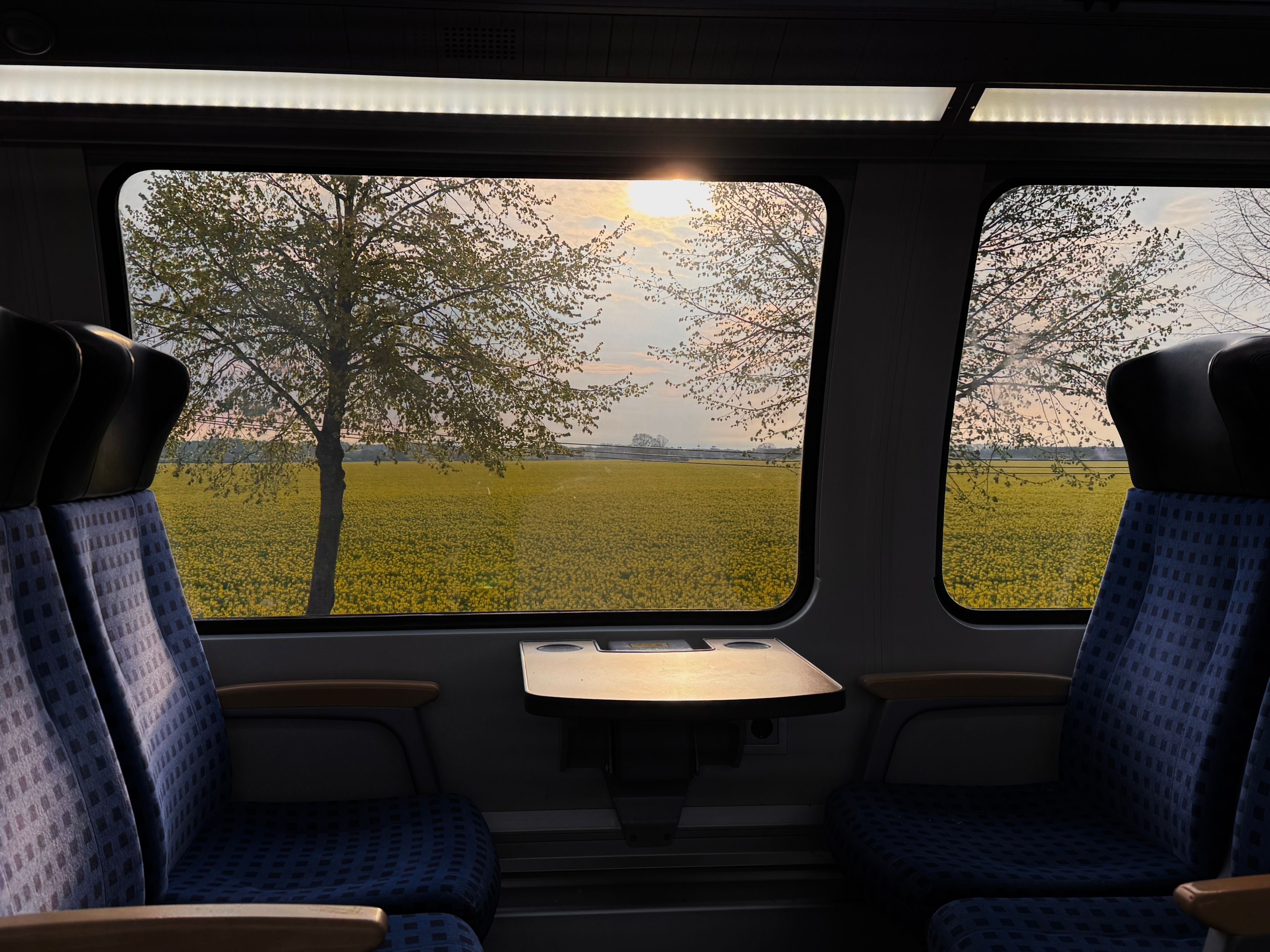 Train Inside Photos, Download The BEST Free Train Inside Stock Photos ...