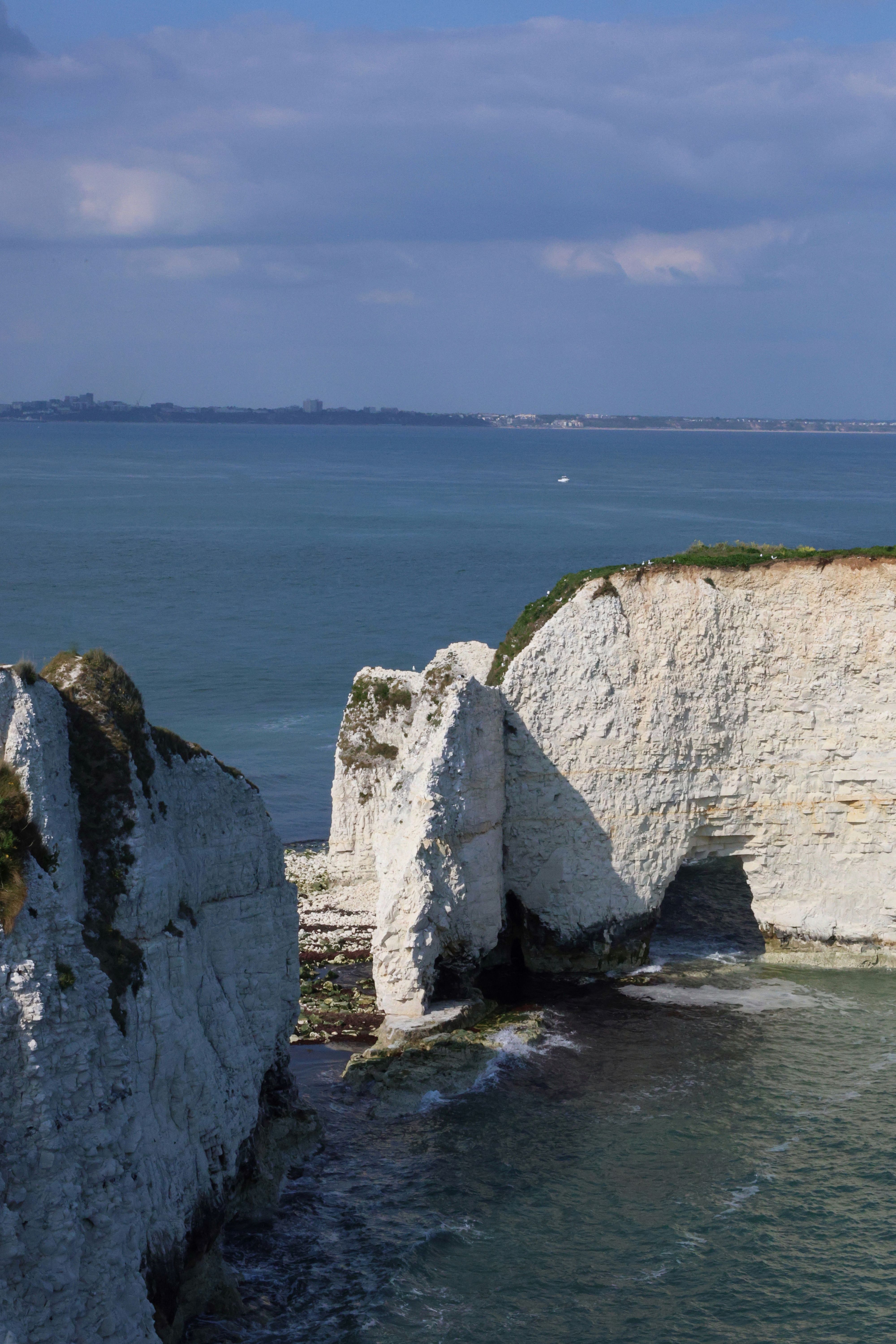 Stunning White Chalk Cliffs along the British Coast · Free Stock Photo