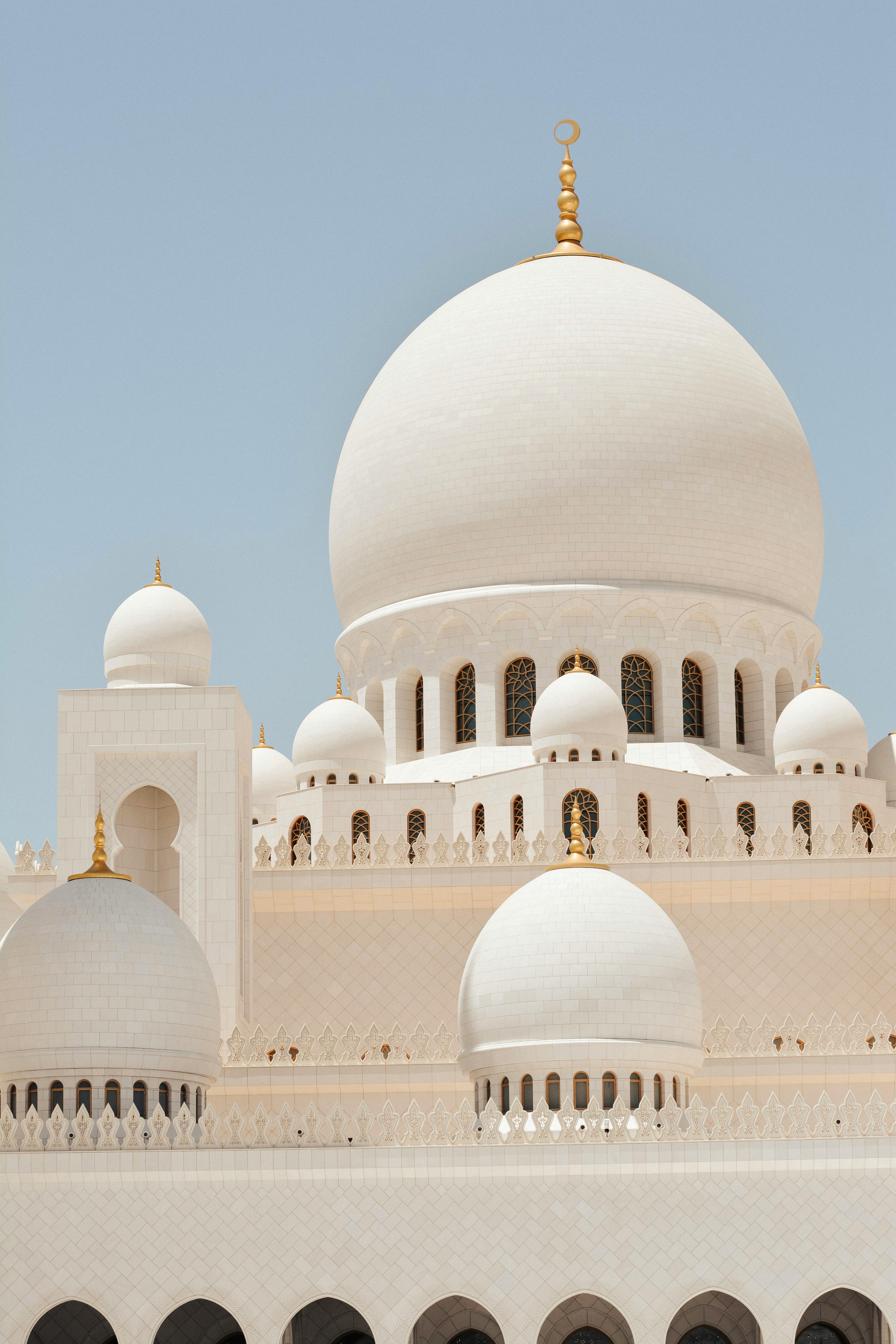 Magnificent Sheikh Zayed Grand Mosque Dome in Abu Dhabi · Free Stock Photo