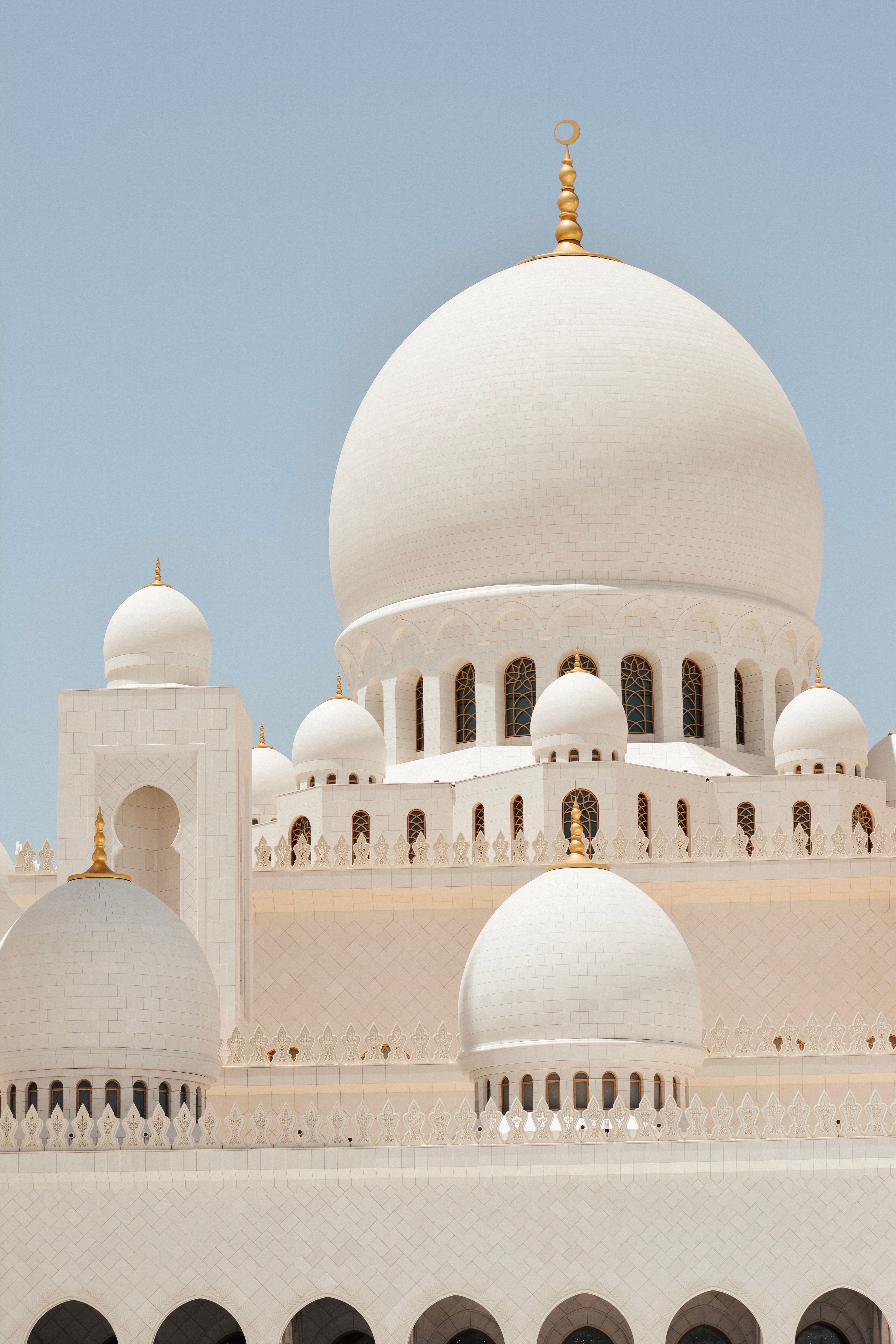 Sheikh Zayed Grand Mosque in Abu Dhabi, United Arab Emirates · Free ...