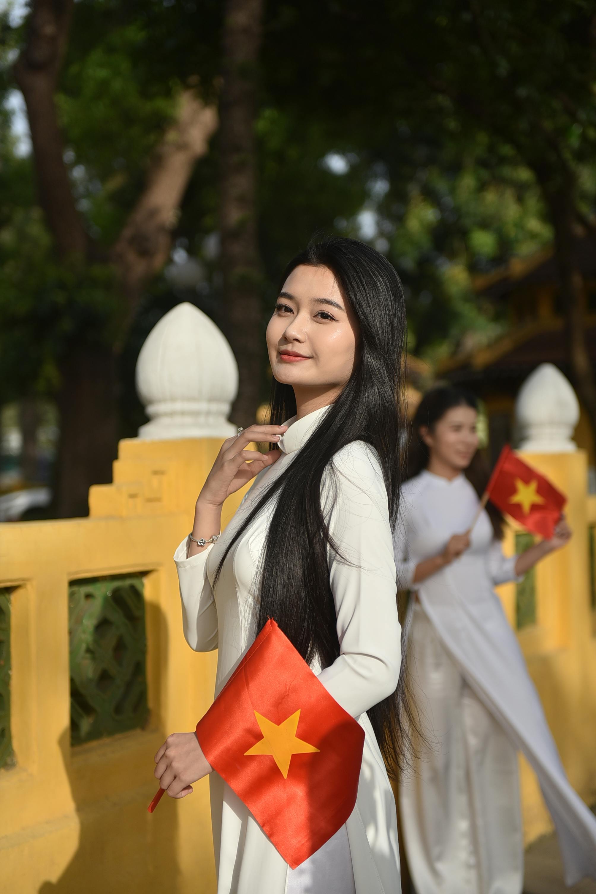 Gai+Coi+Quan+Ao+Khong+Che Photos, Download The BEST Free Gai+Coi+Quan ...