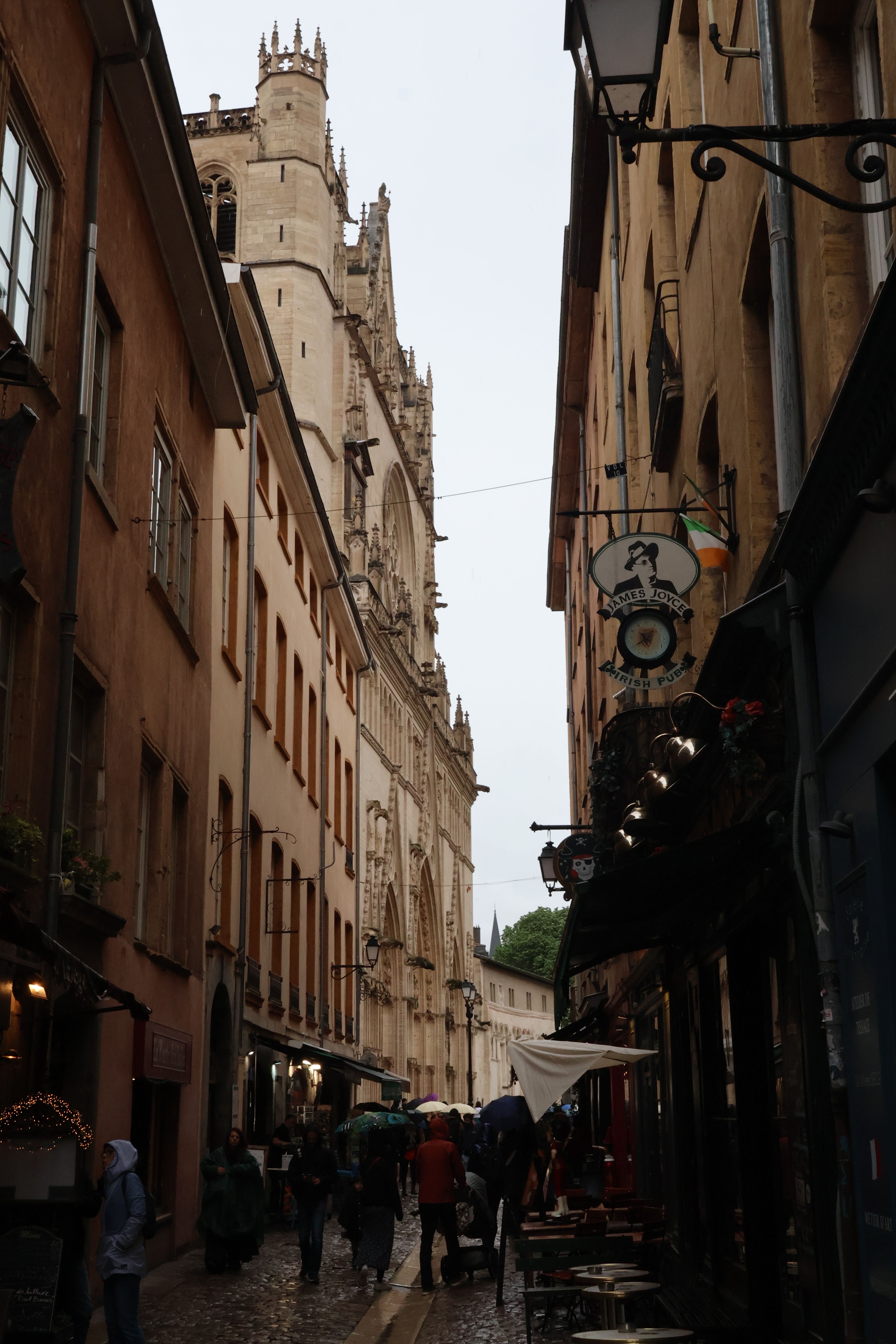 Charming Street View in Lyon with Gothic Cathedral · Free Stock Photo