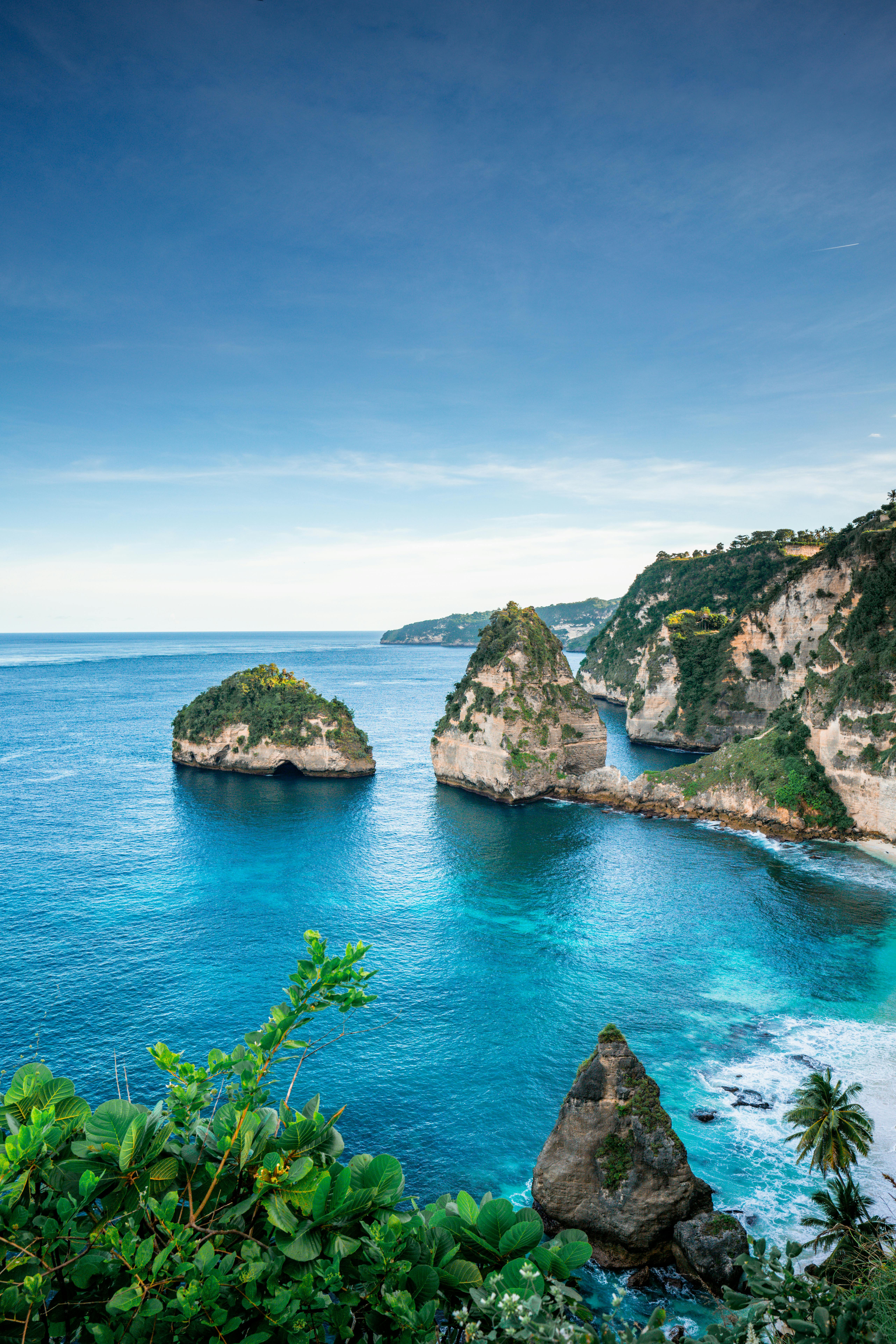 Stunning Coastal Cliffs in Nusa Penida, Bali · Free Stock Photo