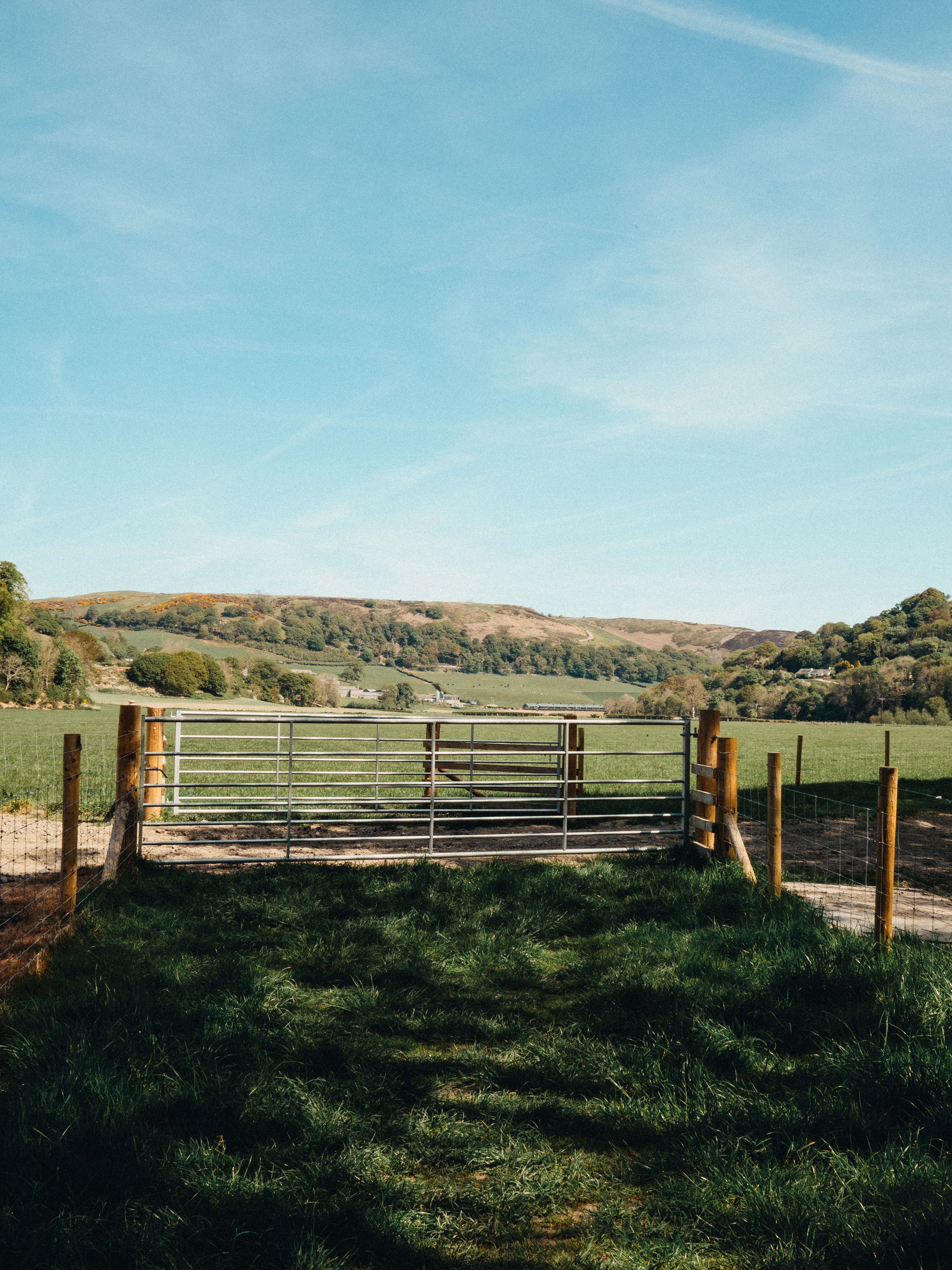 Scenic Welsh Countryside in Llanfair Talhaiarn · Free Stock Photo