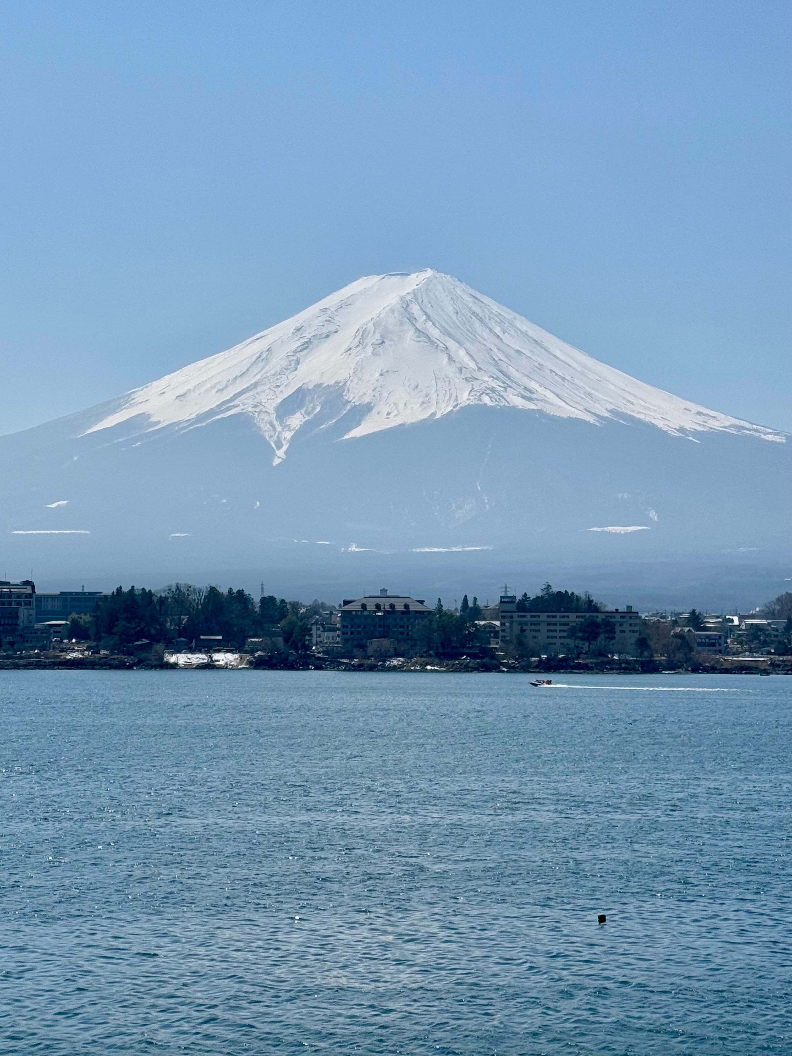 Vista Majestosa Do Monte Fuji Através Do Lago Kawaguchi · Foto ...