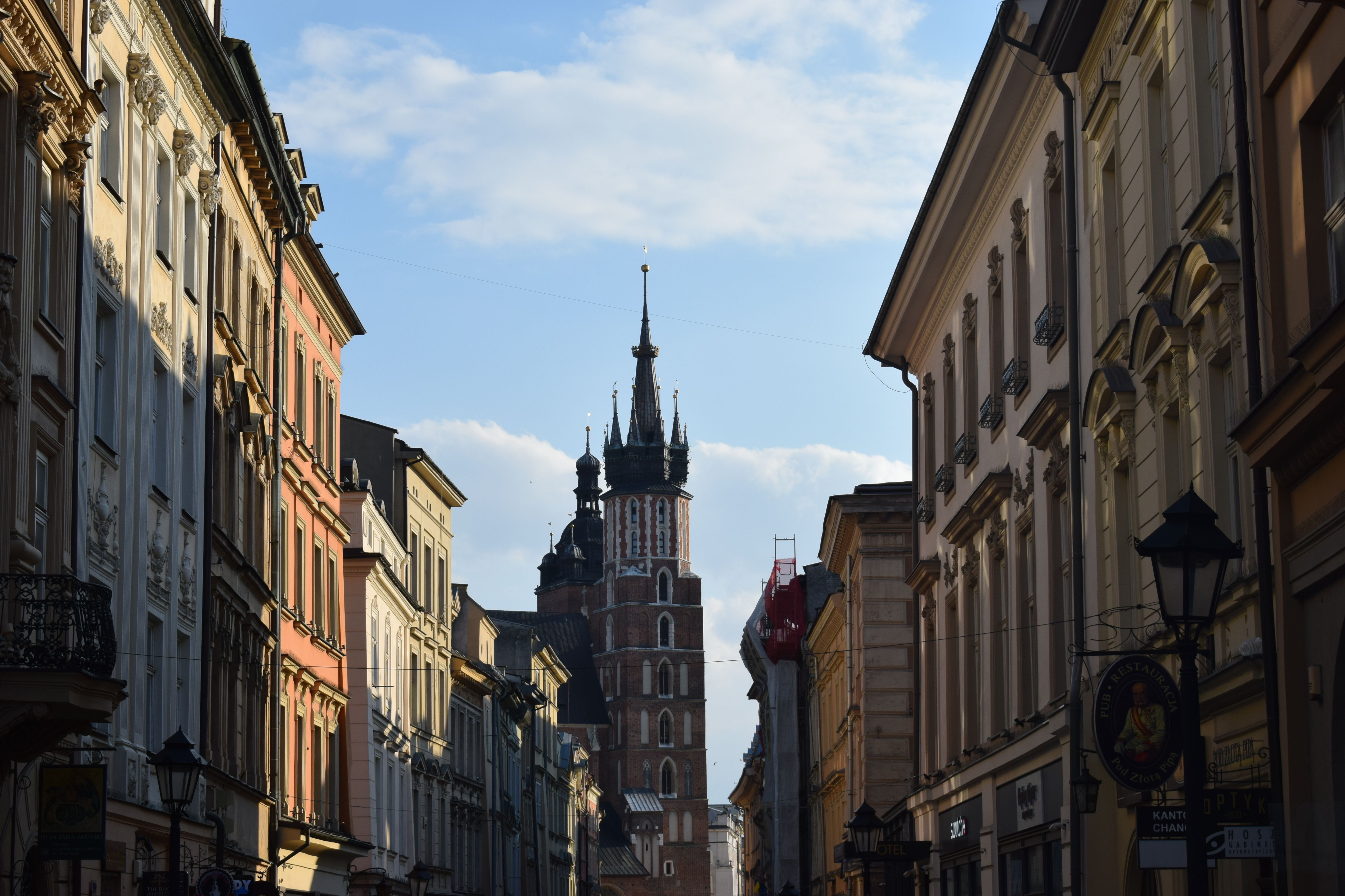 Krakow Street View with St. Mary's Basilica · Free Stock Photo