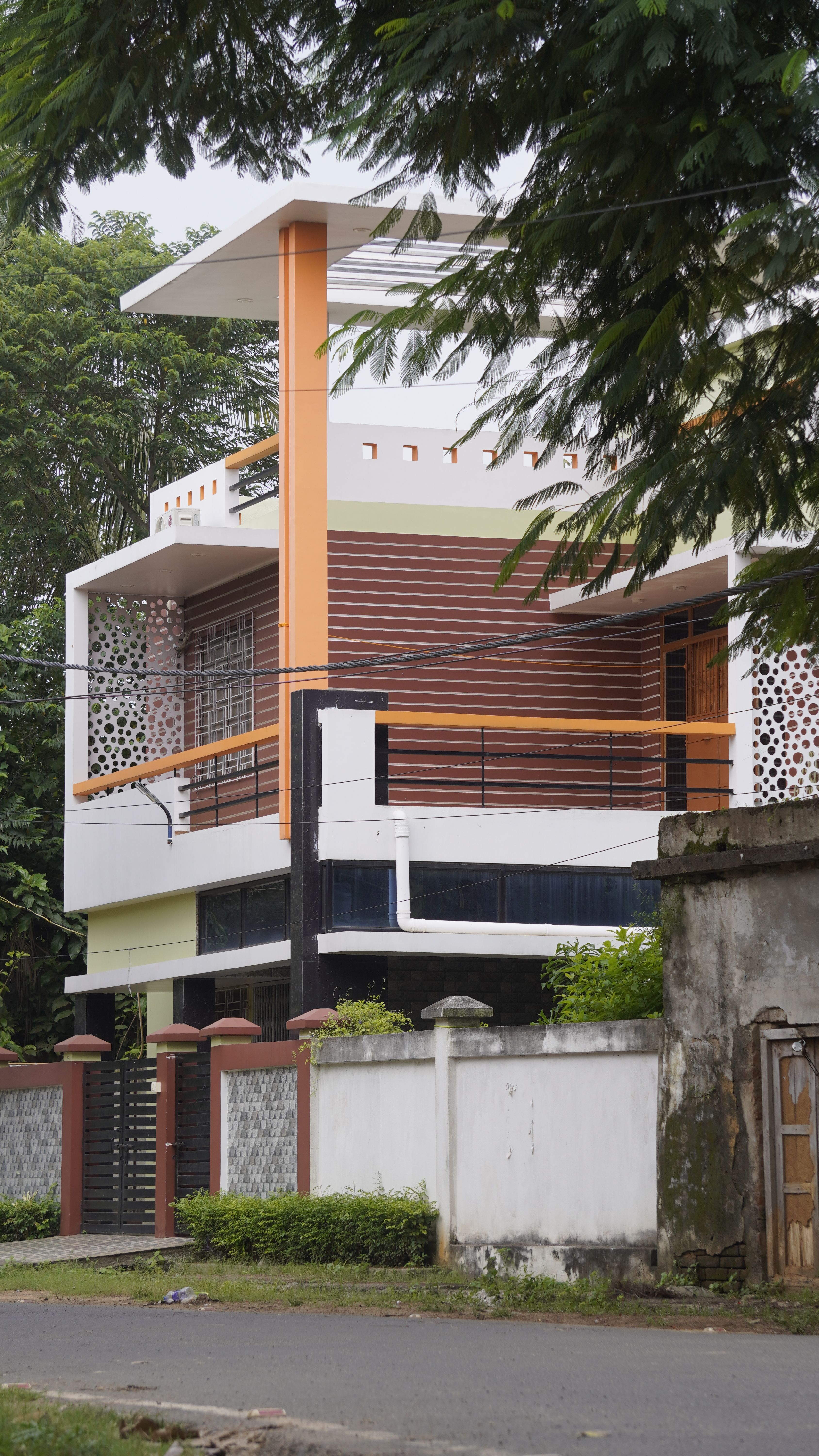 Modern Residential House with Contemporary Design · Free Stock Photo