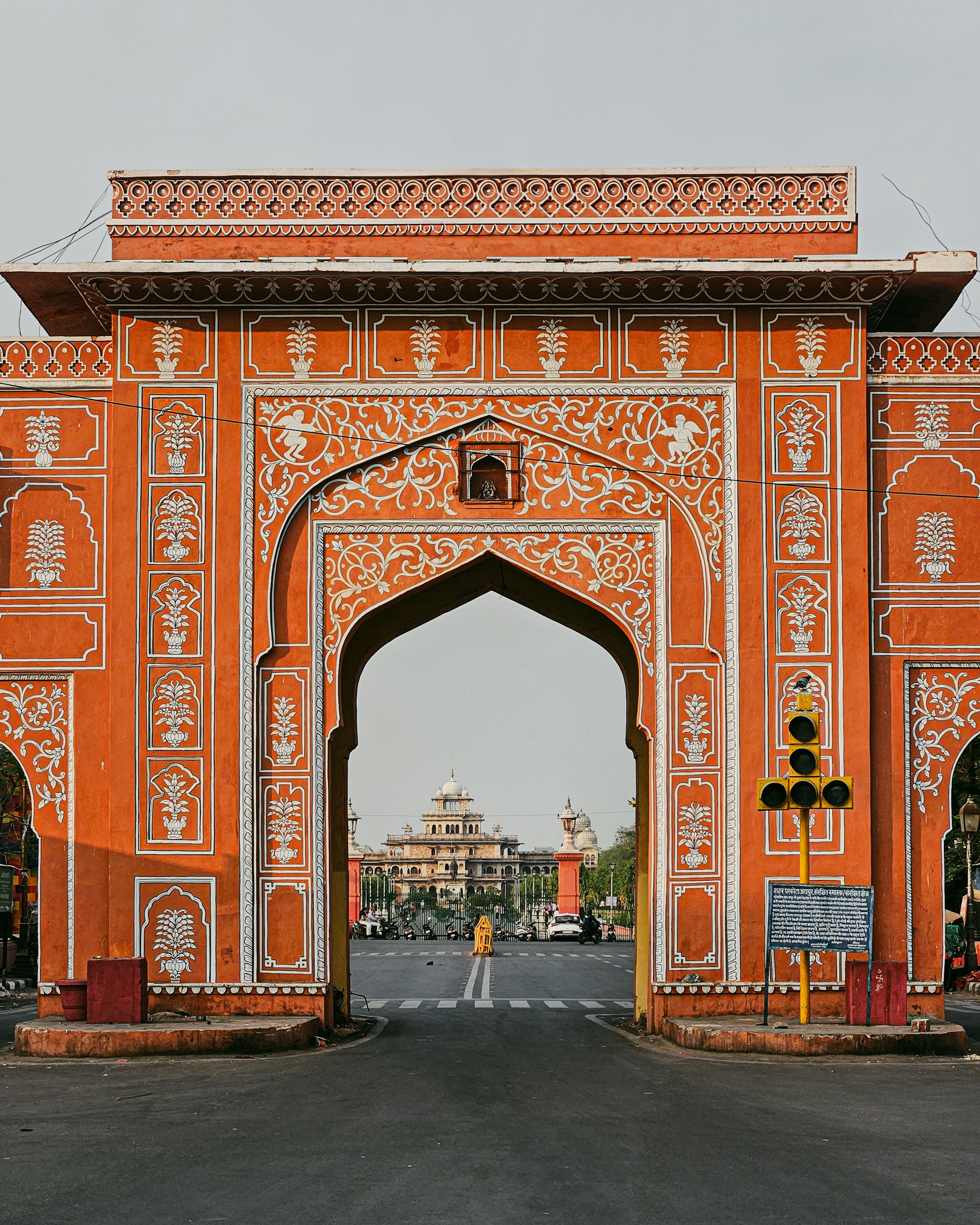 Historic Jaipur City Gate and Landmark Architecture · Free Stock Photo