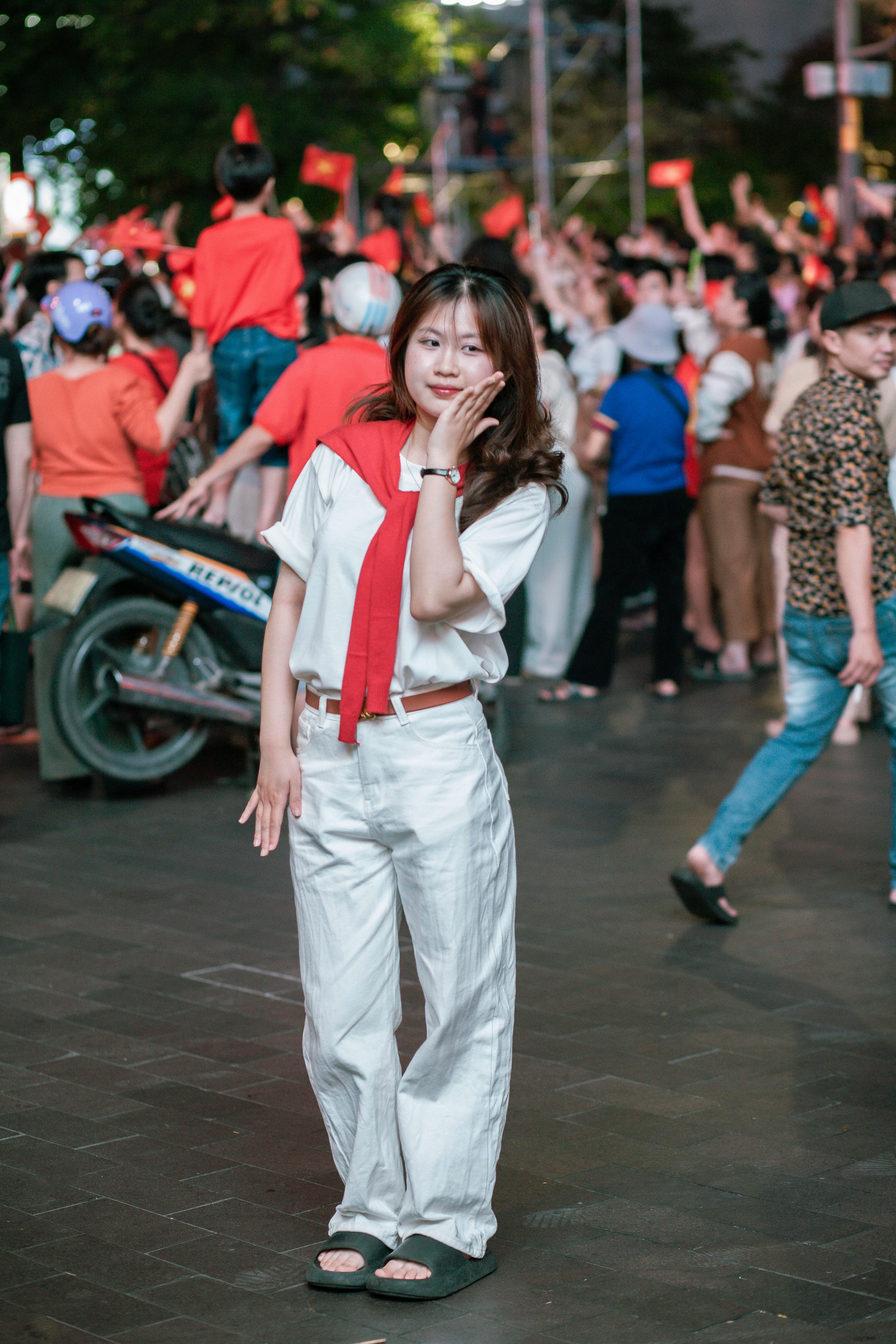 People+Pooping+On+The+Toilet Photos, Download The BEST Free People ...