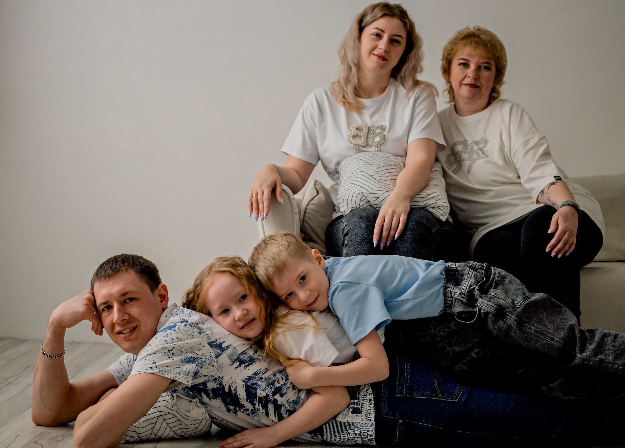 Casual Family Portrait at Home · Free Stock Photo