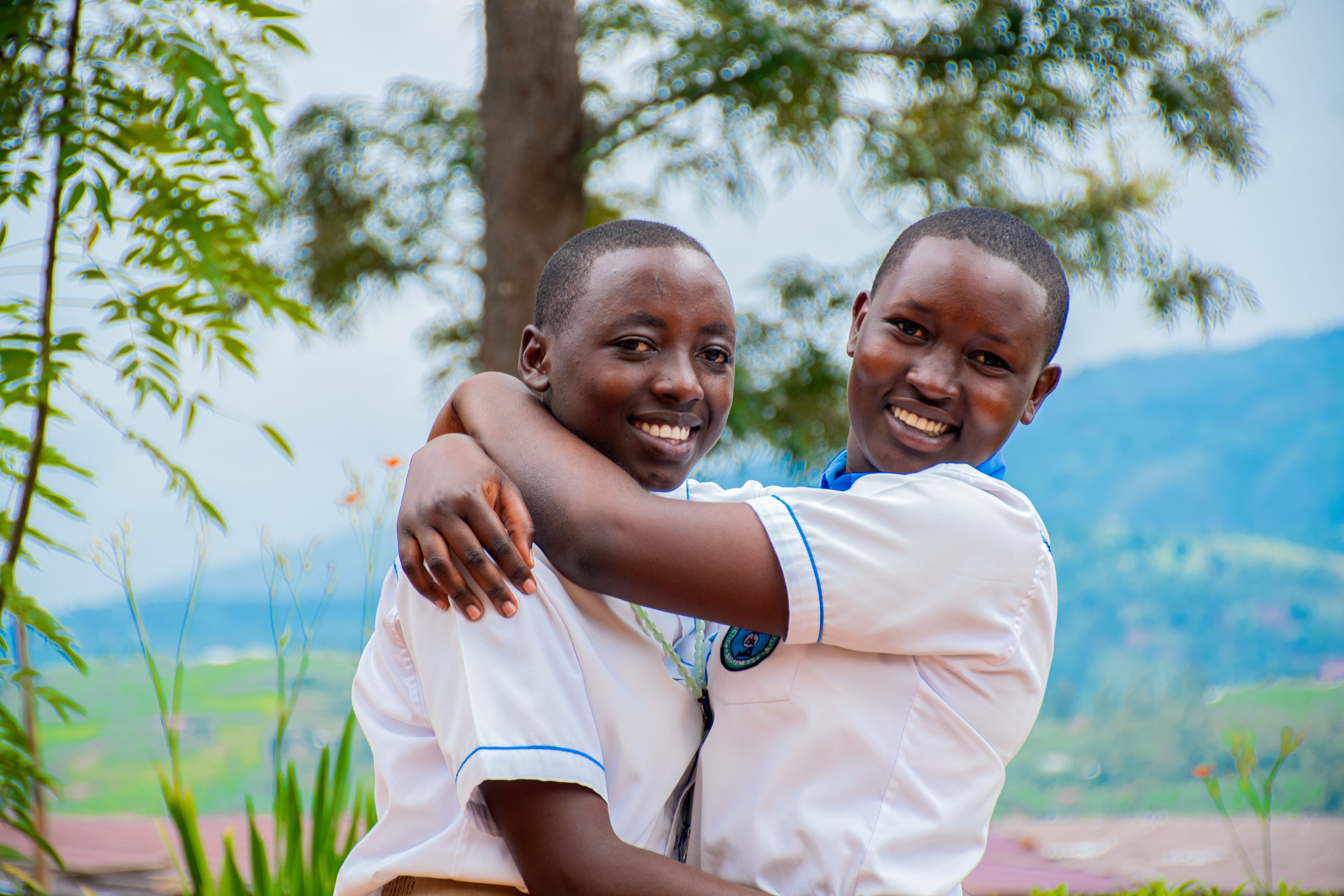 Students Hug Photos, Download The BEST Free Students Hug Stock Photos ...