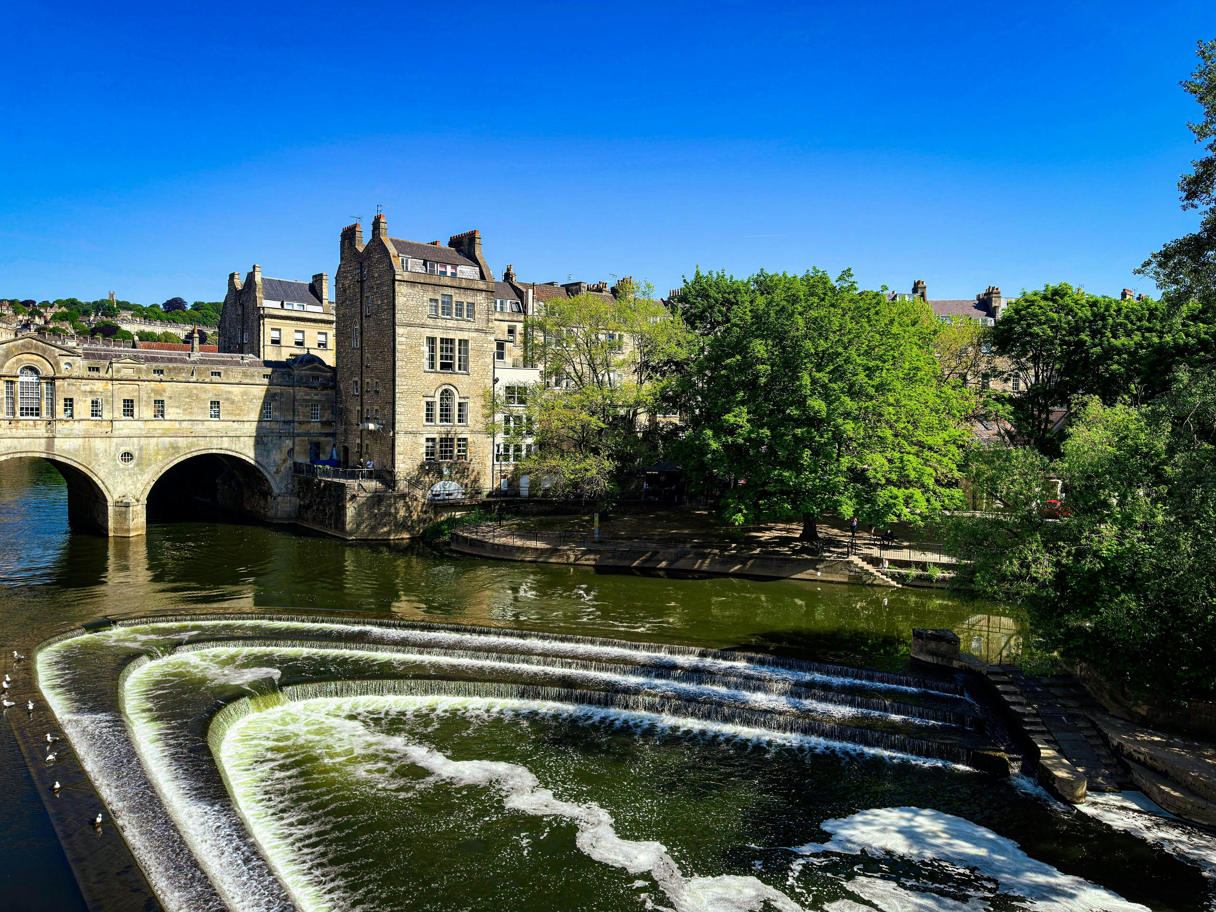 Pulteney Bridge Over River Avon in Bath · Free Stock Photo