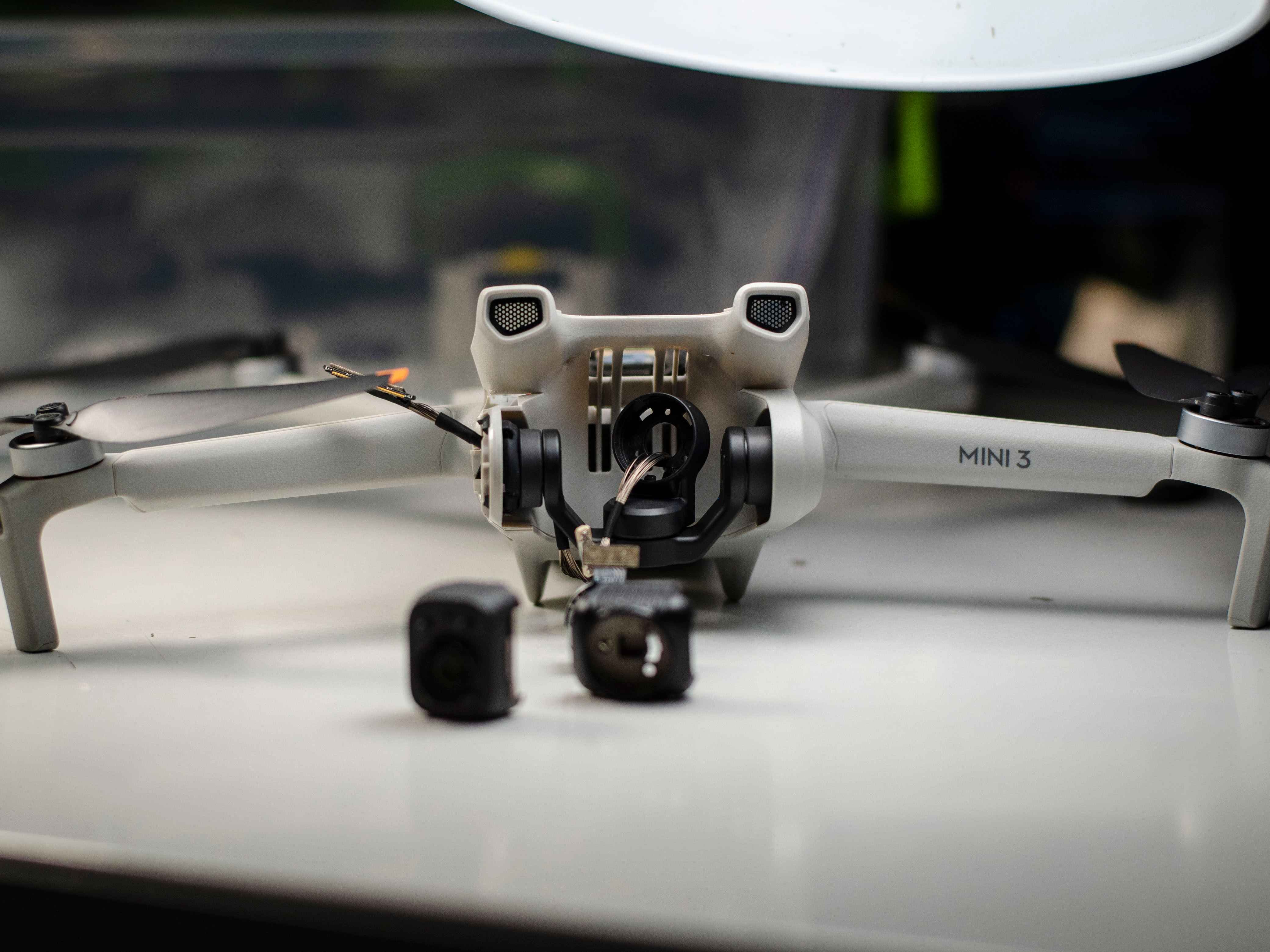 Close-up of Disassembled Drone for Repair · Free Stock Photo