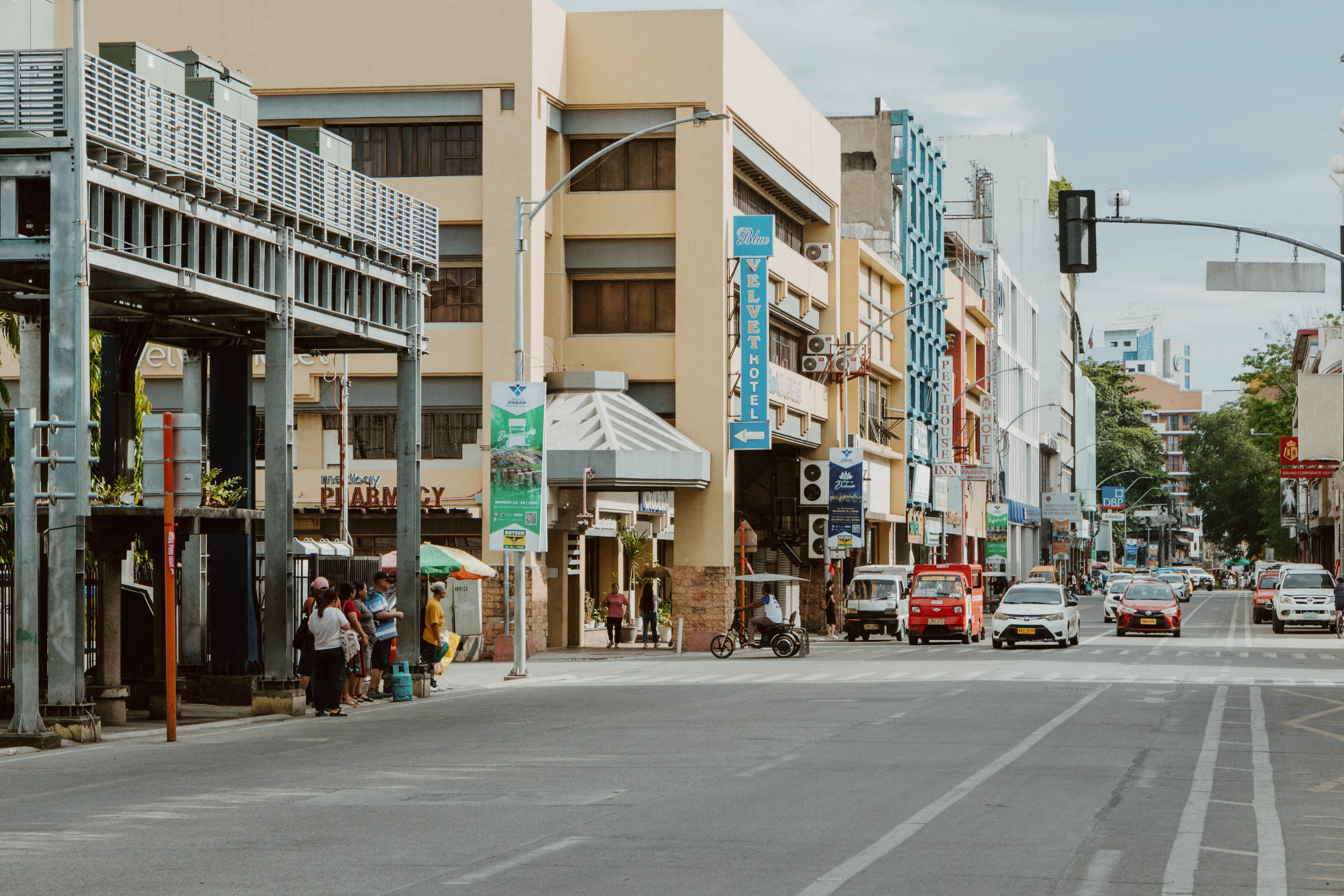 Bustling Urban Street Scene in Davao City, Philippines · Free Stock Photo