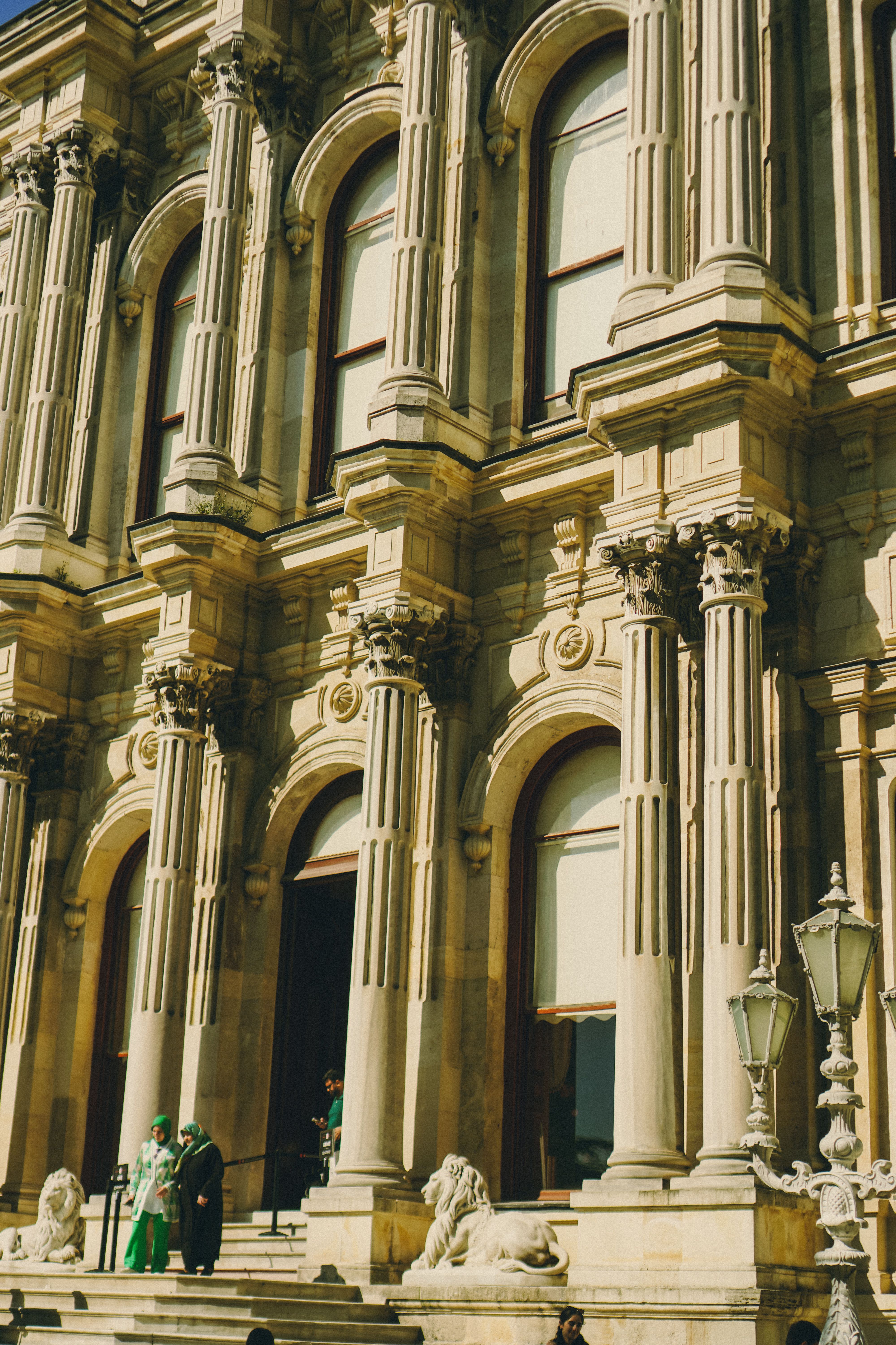 Classical European Architecture with Columns and Statues · Free Stock Photo