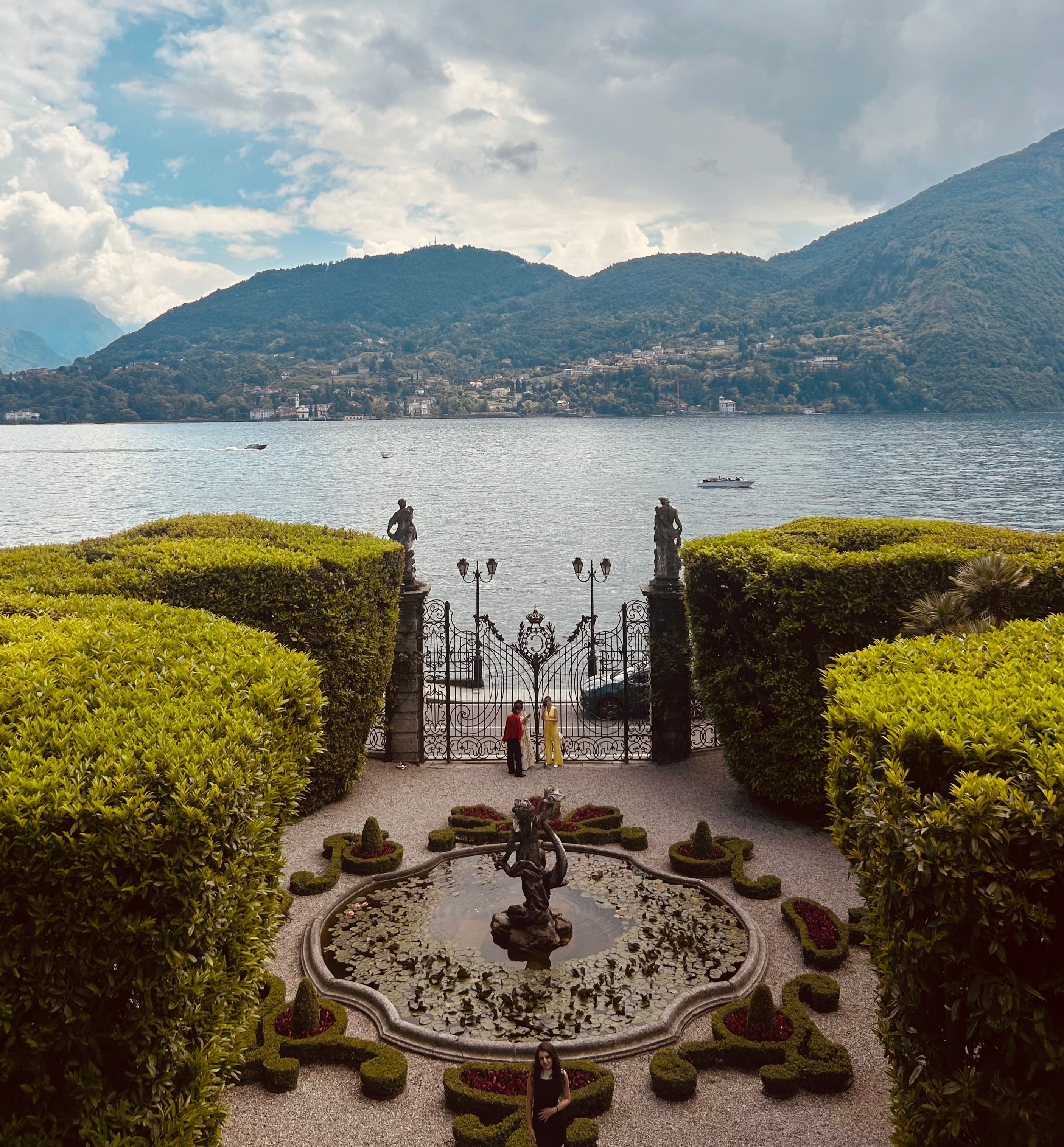 Stunning Lake Como Garden with Scenic Mountain View · Free Stock Photo