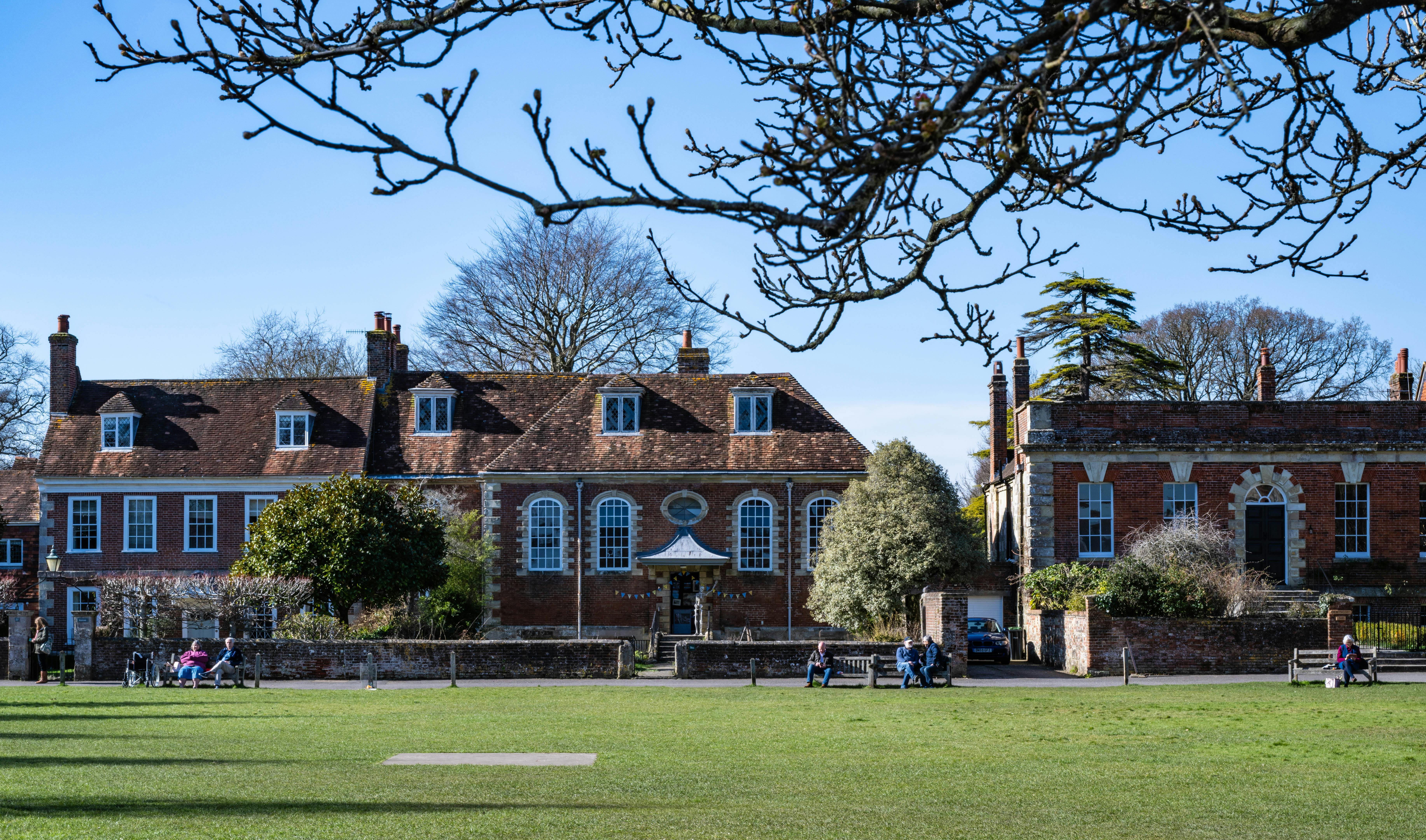 Historic Brick Manor in Early Spring · Free Stock Photo