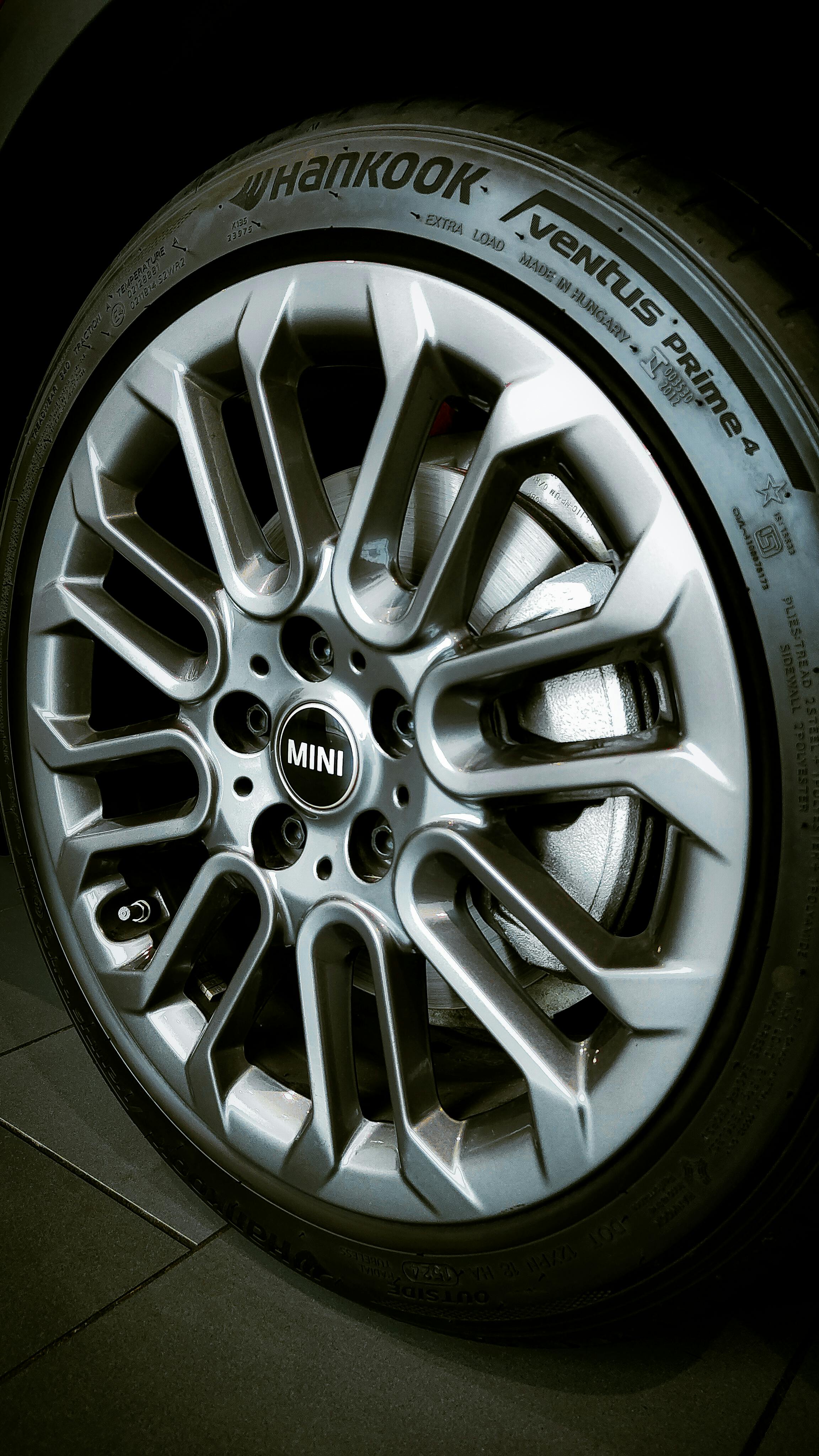 Close-Up of a Modern MINI Car Wheel Rim · Free Stock Photo