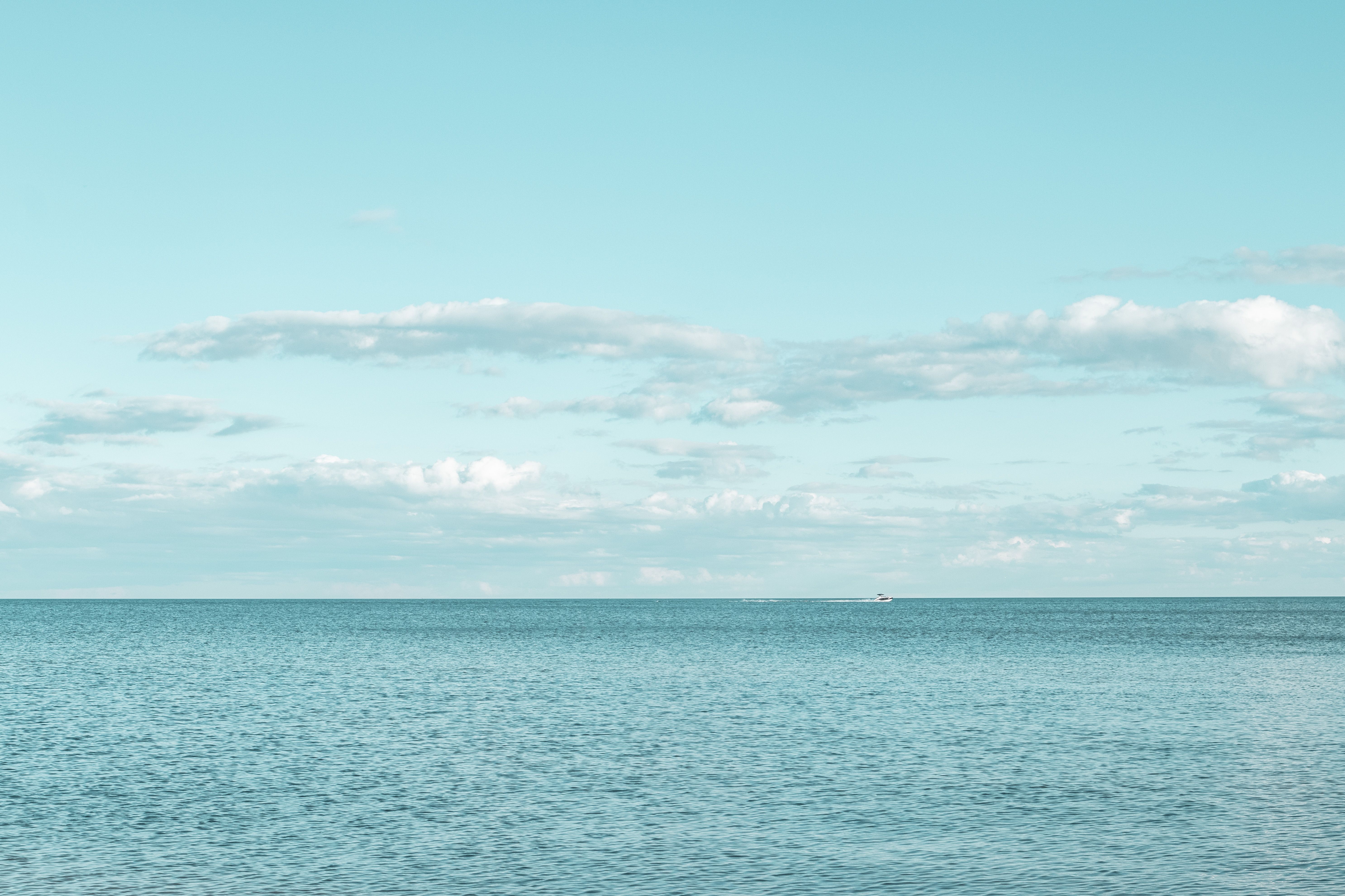 Calm Horizon Over Lake Huron, Michigan · Free Stock Photo