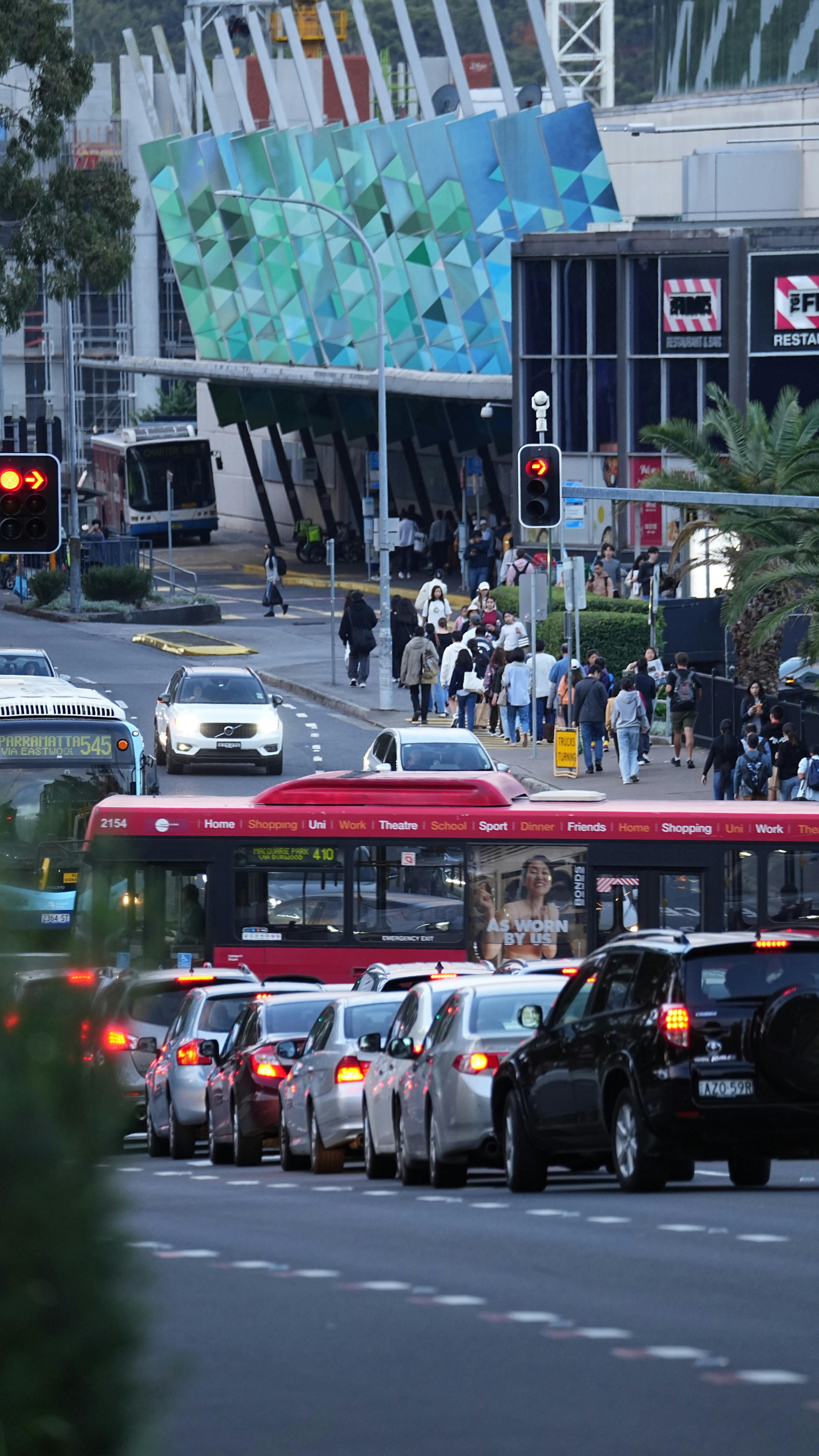 Dam Rajina Bus Photos, Download The BEST Free Dam Rajina Bus Stock ...