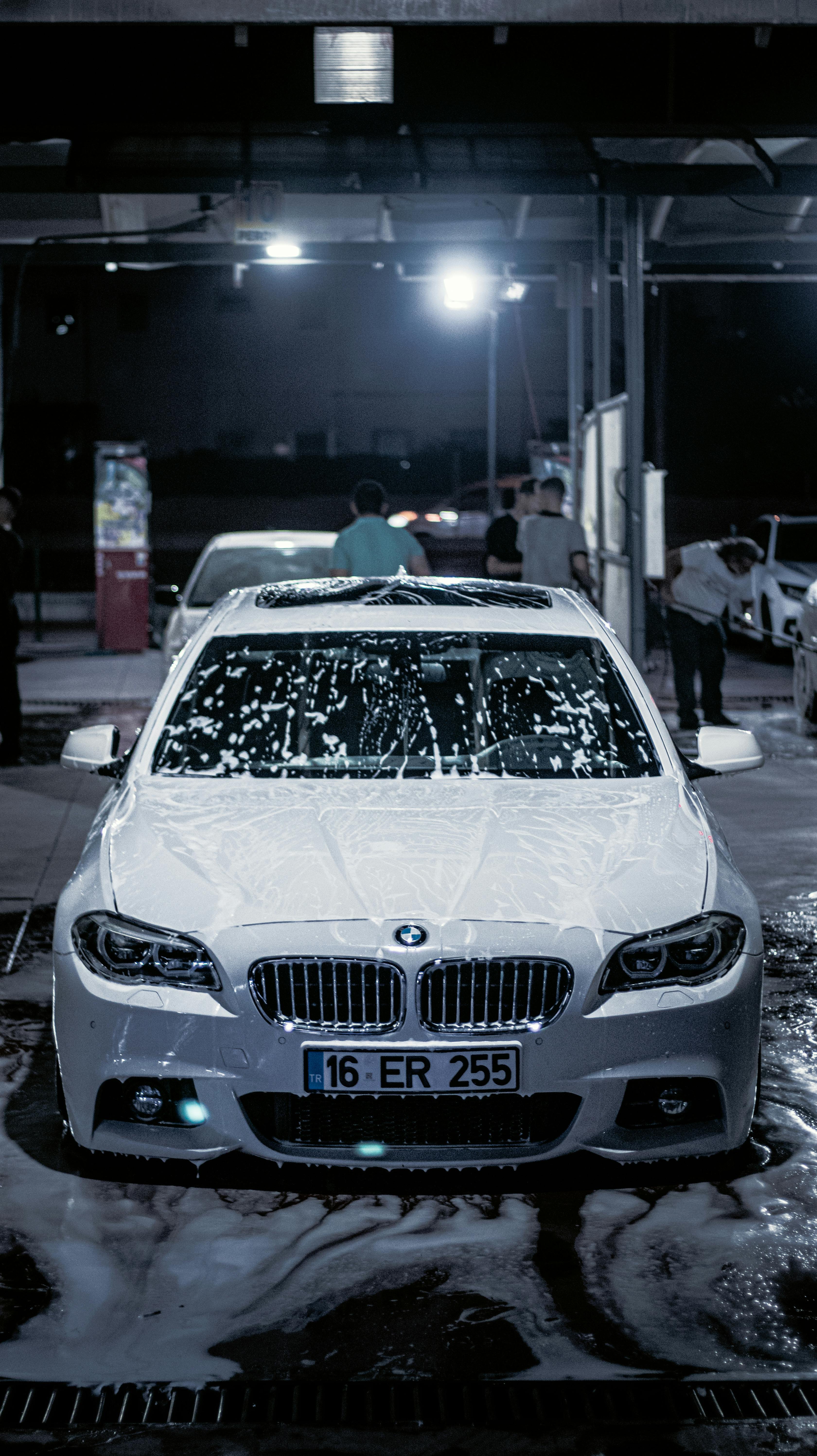 White BMW Car at Night Car Wash in Bursa · Free Stock Photo