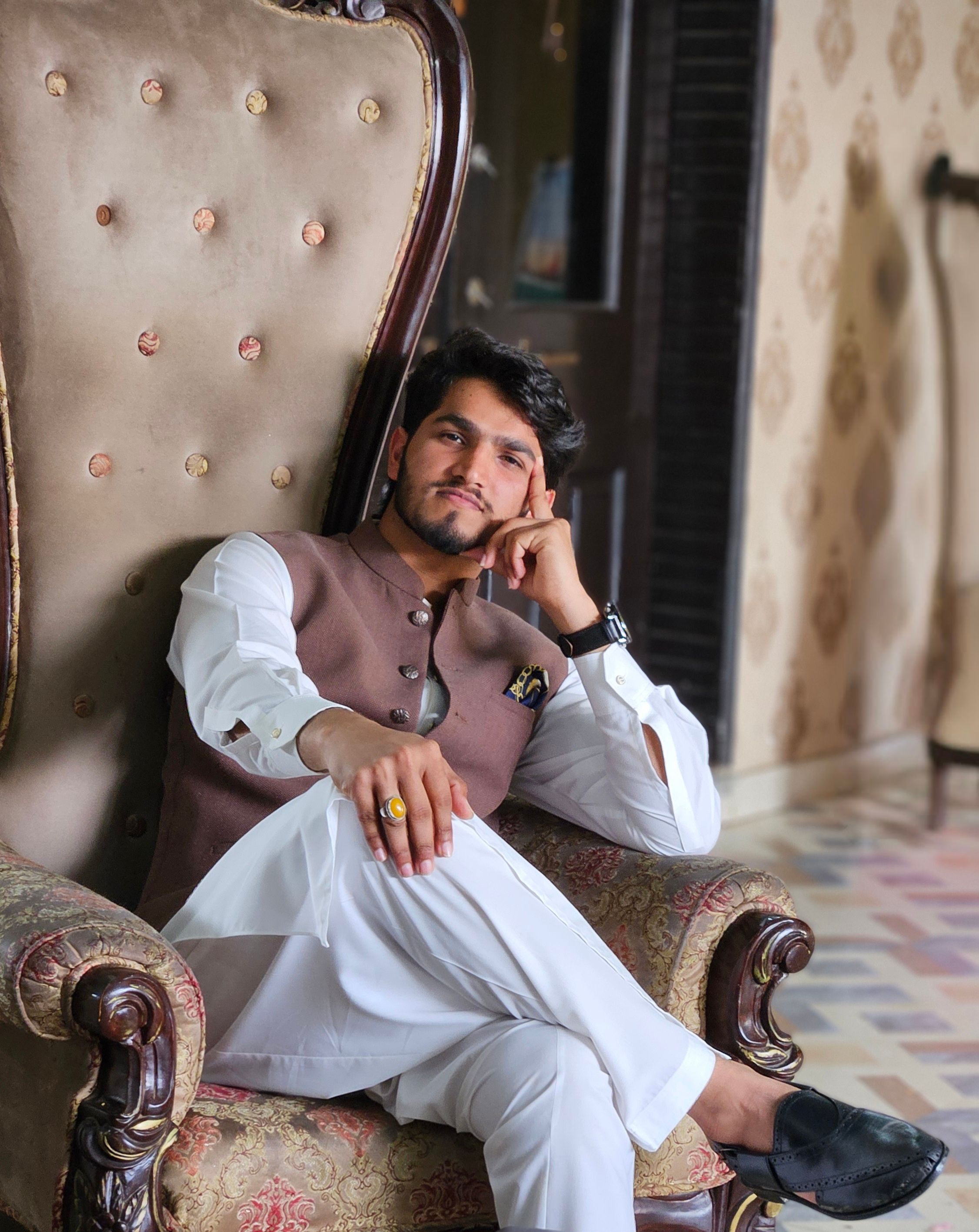Elegant South Asian Man in Traditional Attire · Free Stock Photo