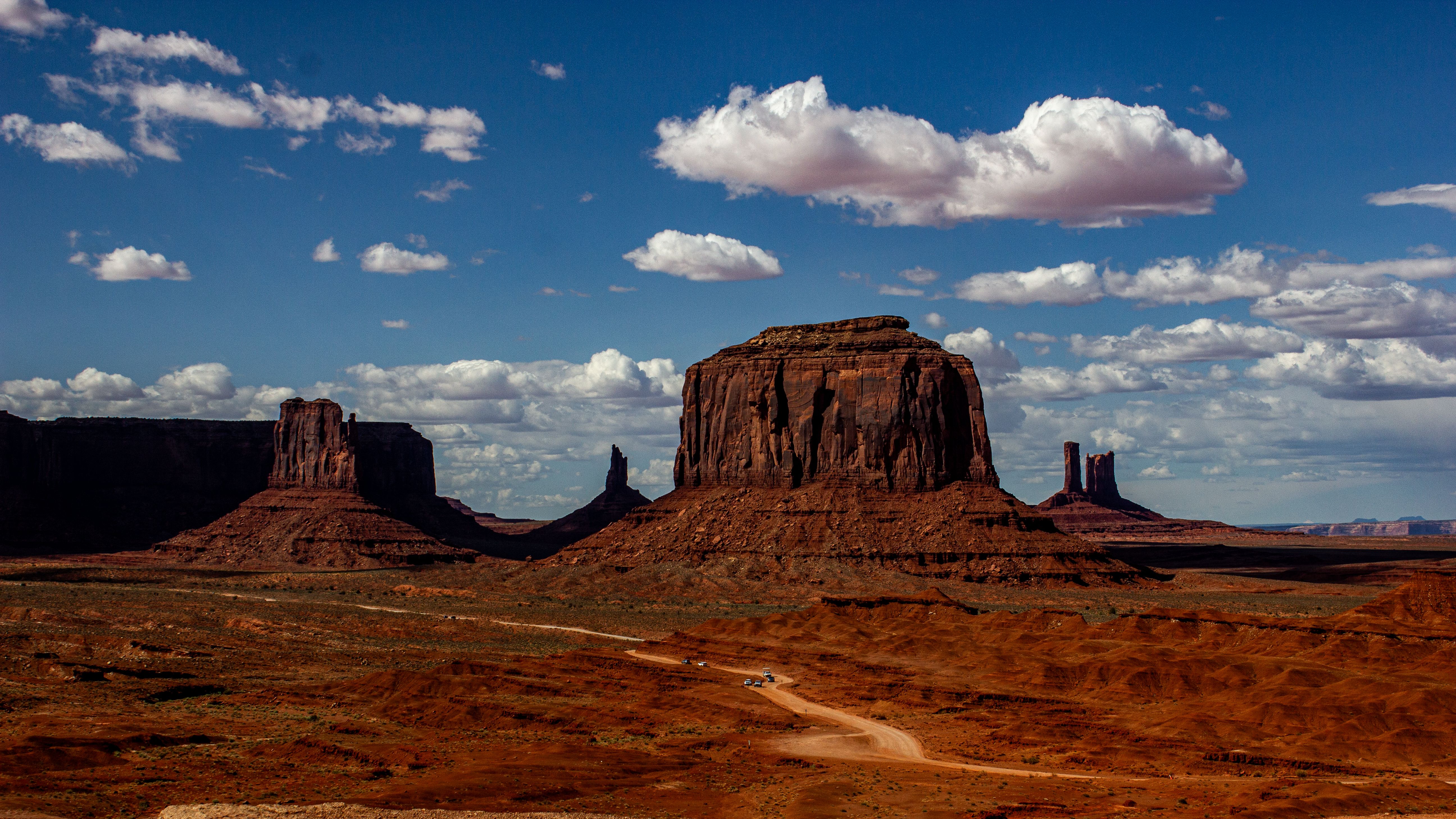 Stunning Monument Valley Desert Landscape · Free Stock Photo