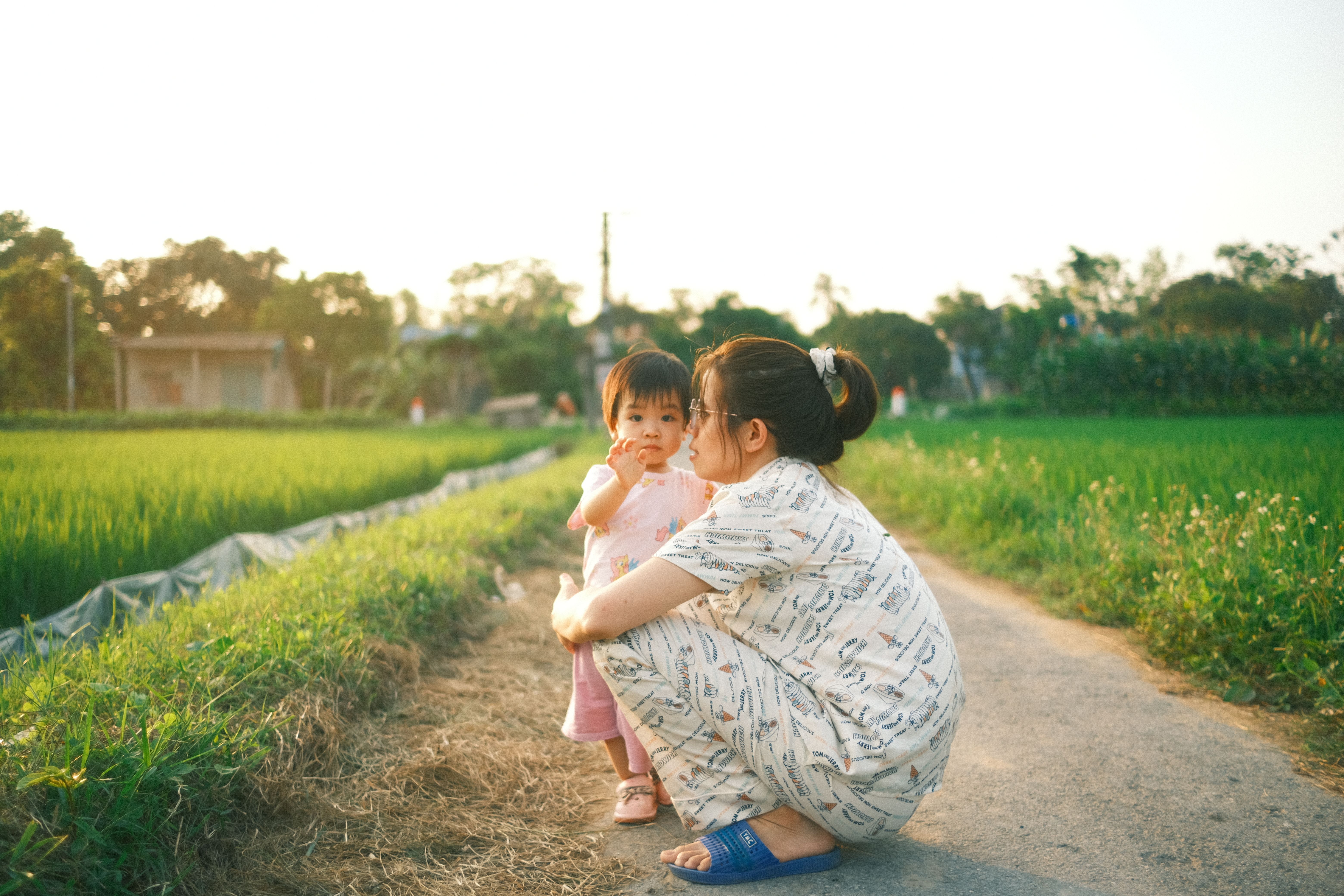 Woman Woring The Land Photos, Download The BEST Free Woman Woring The ...