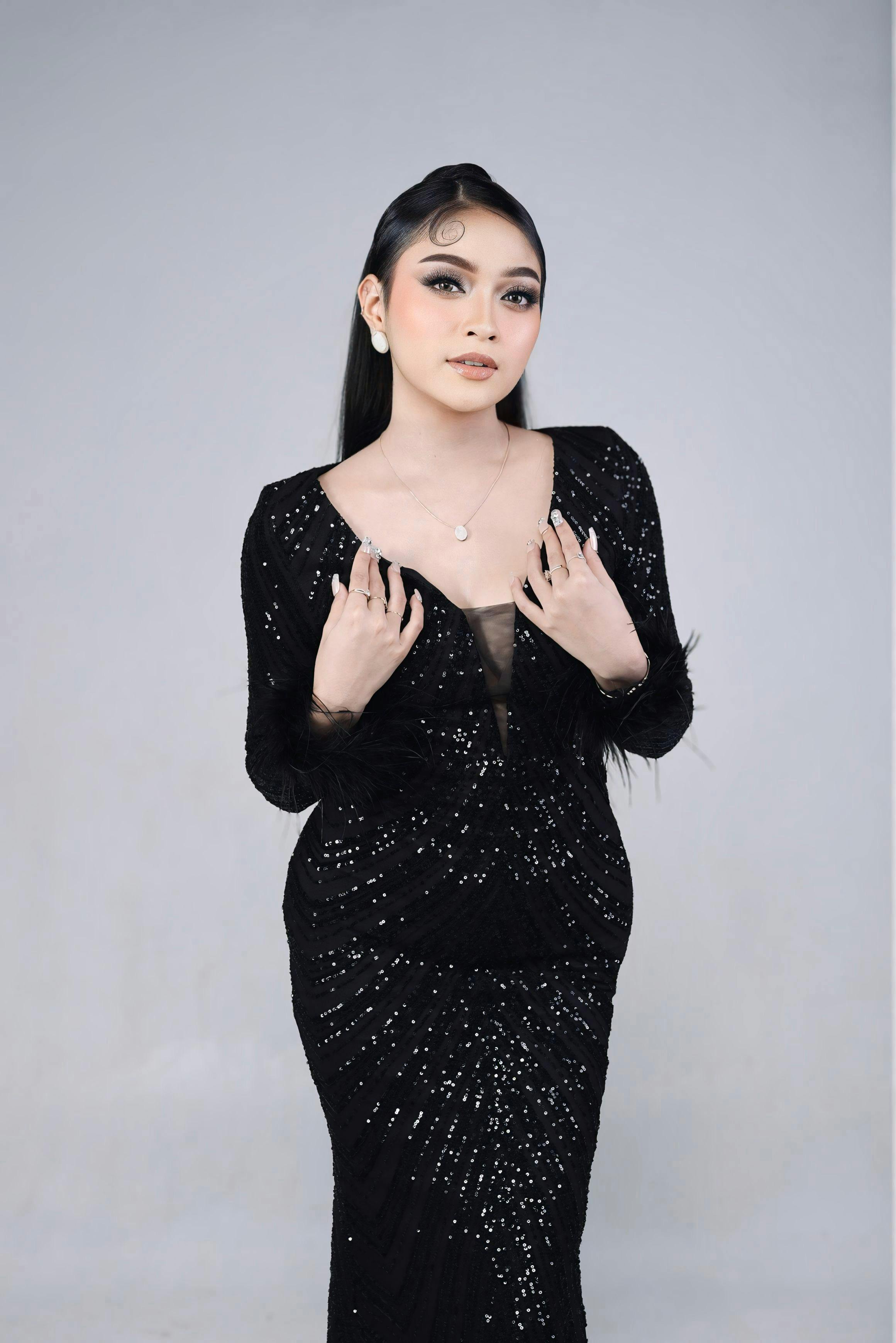 Scroller+Women+Small+Size Photos, Download The BEST Free Scroller+Women ...