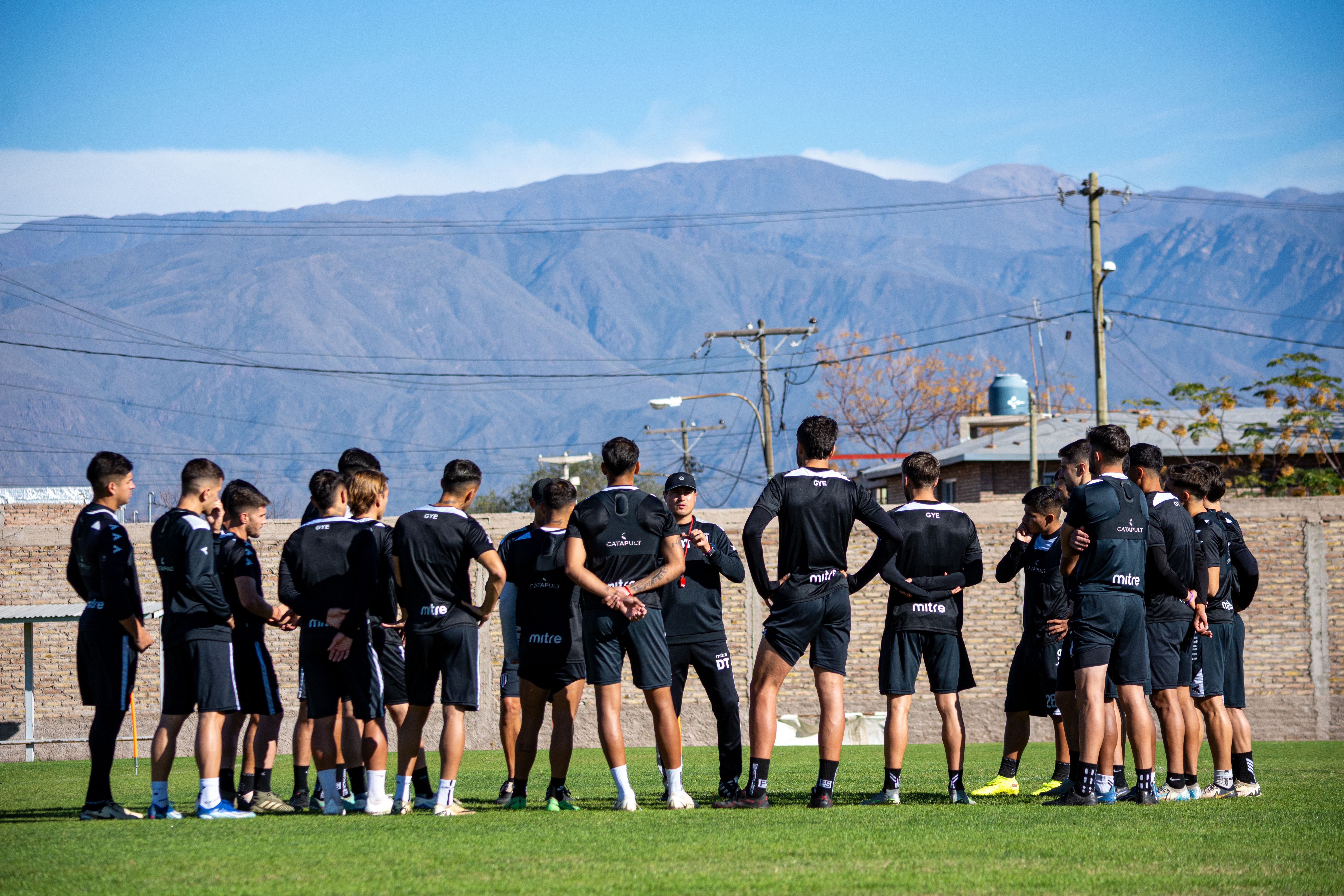 Outdoor Football Practice Session with Team · Free Stock Photo