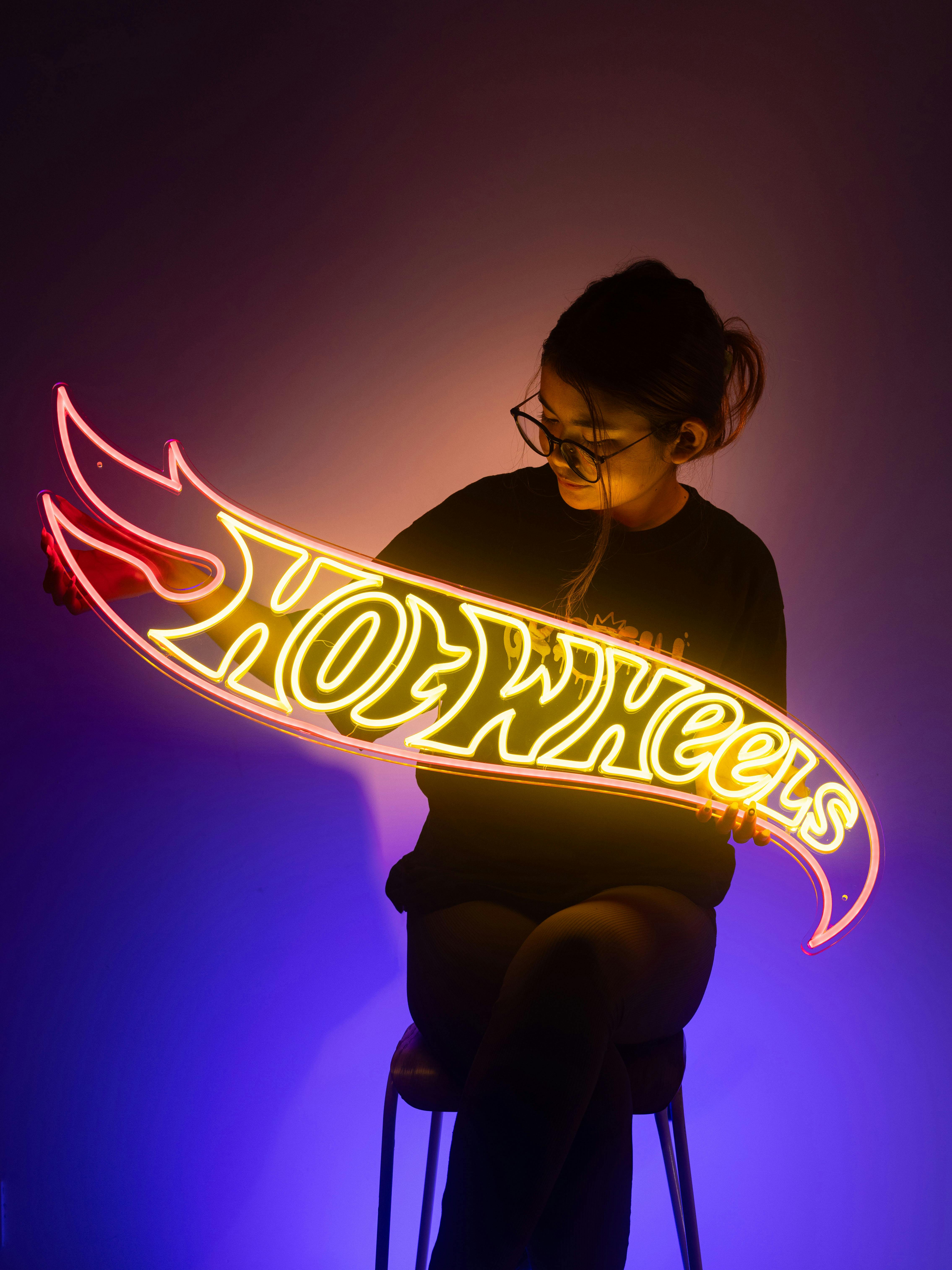 Woman Neon Light Photos, Download The BEST Free Woman Neon Light Stock ...