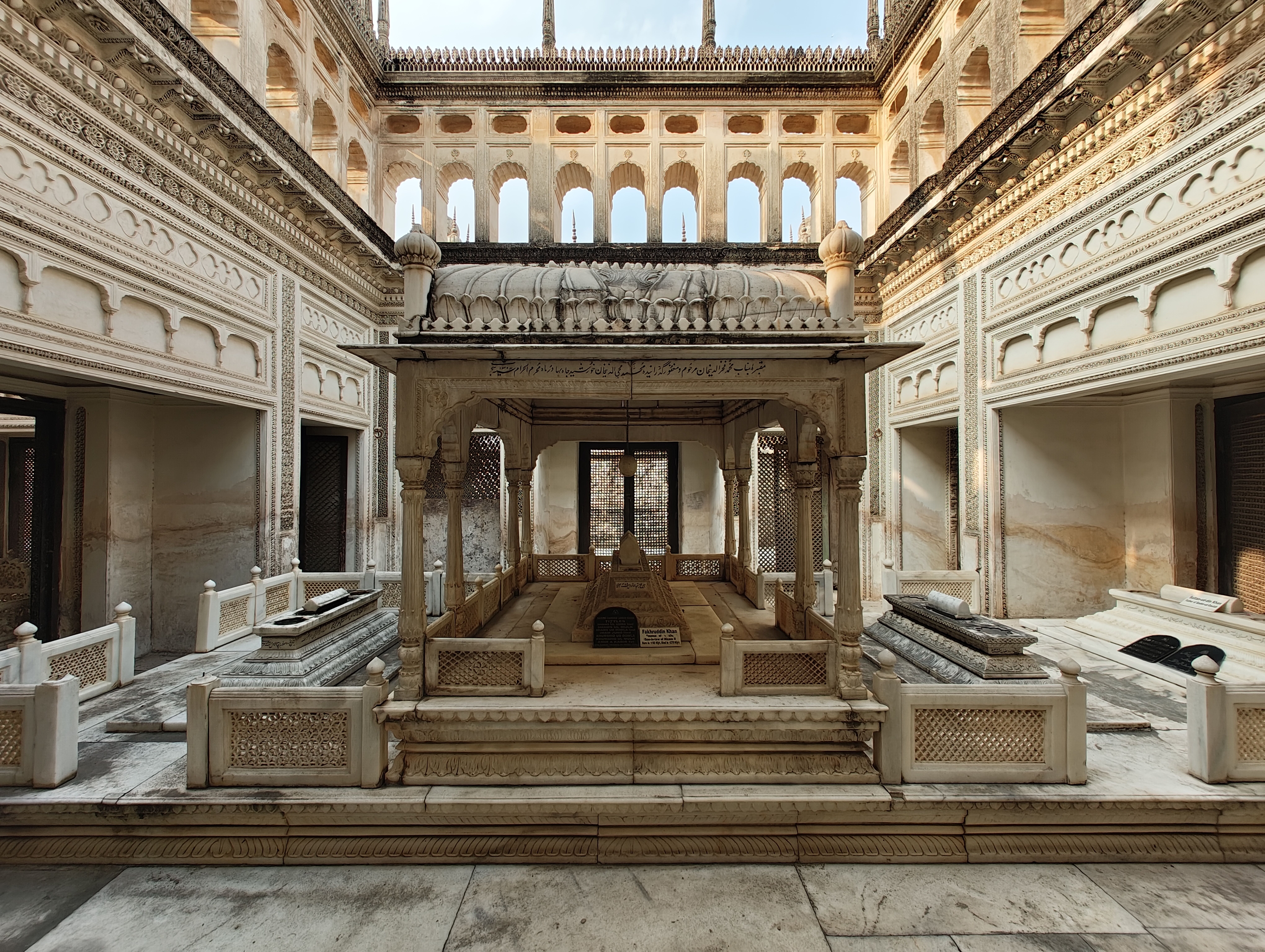 Intricate Architectural Design of Chowmahalla Palace Courtyard · Free ...