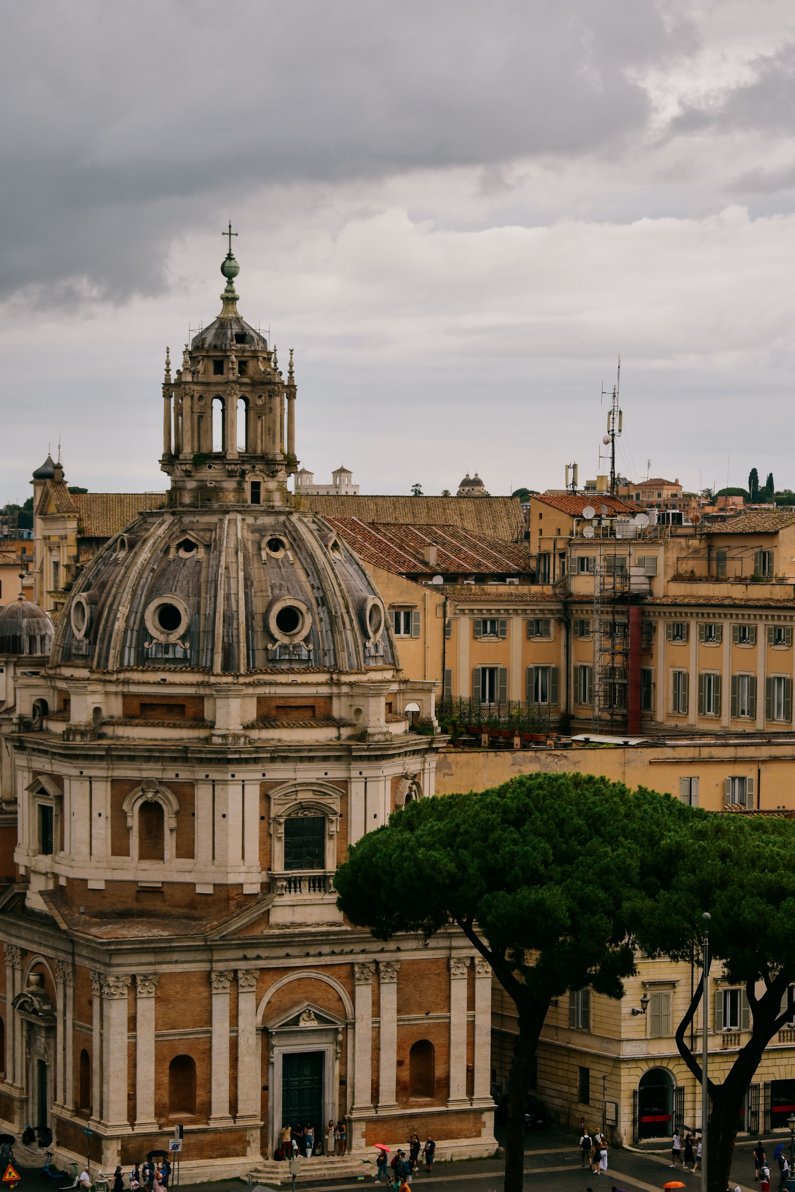 Historic Roman Architecture in Rome, Italy · Free Stock Photo