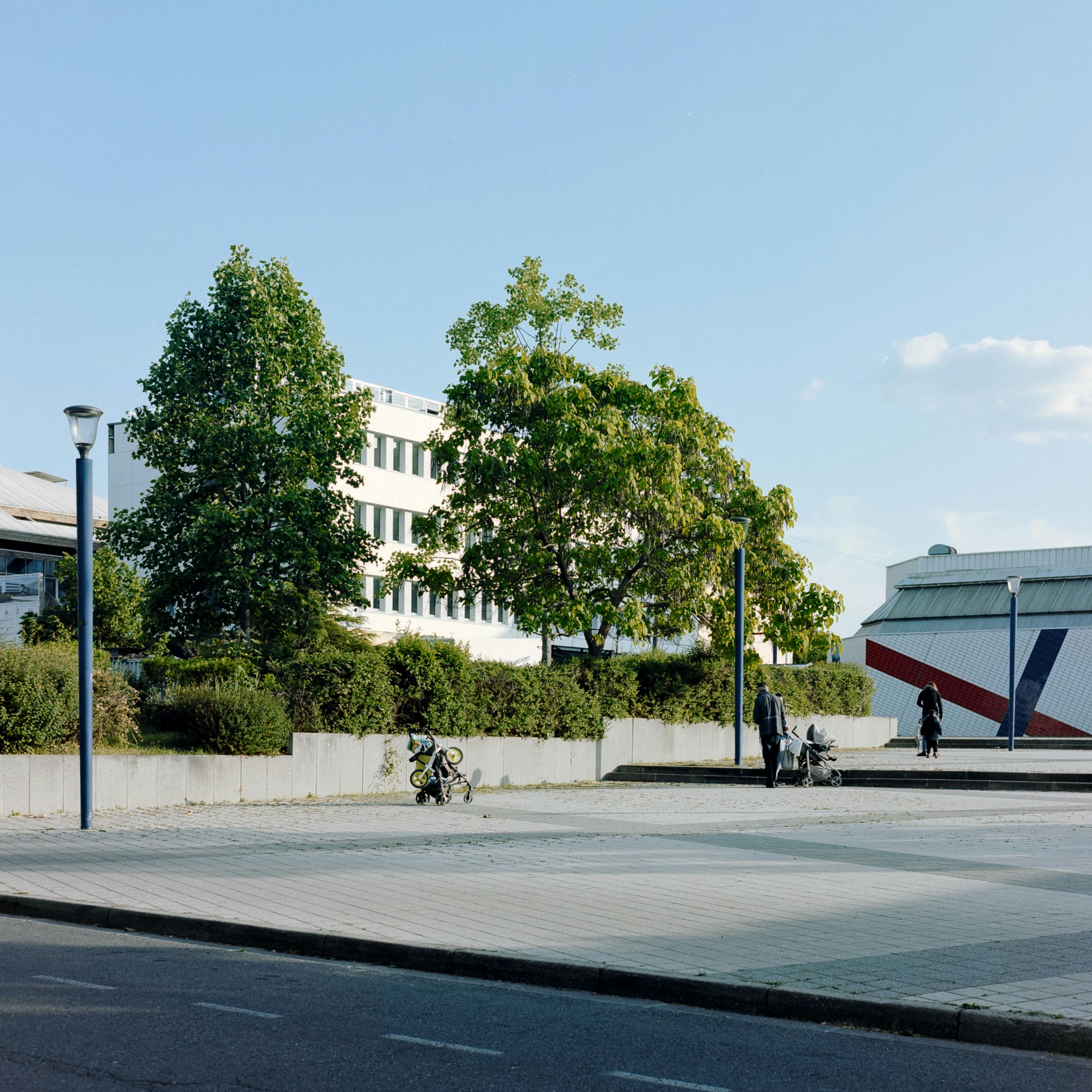 Street Scene in Compiègne, Hauts-de-France · Free Stock Photo